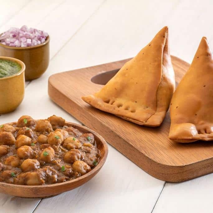 Samosa With Chole
