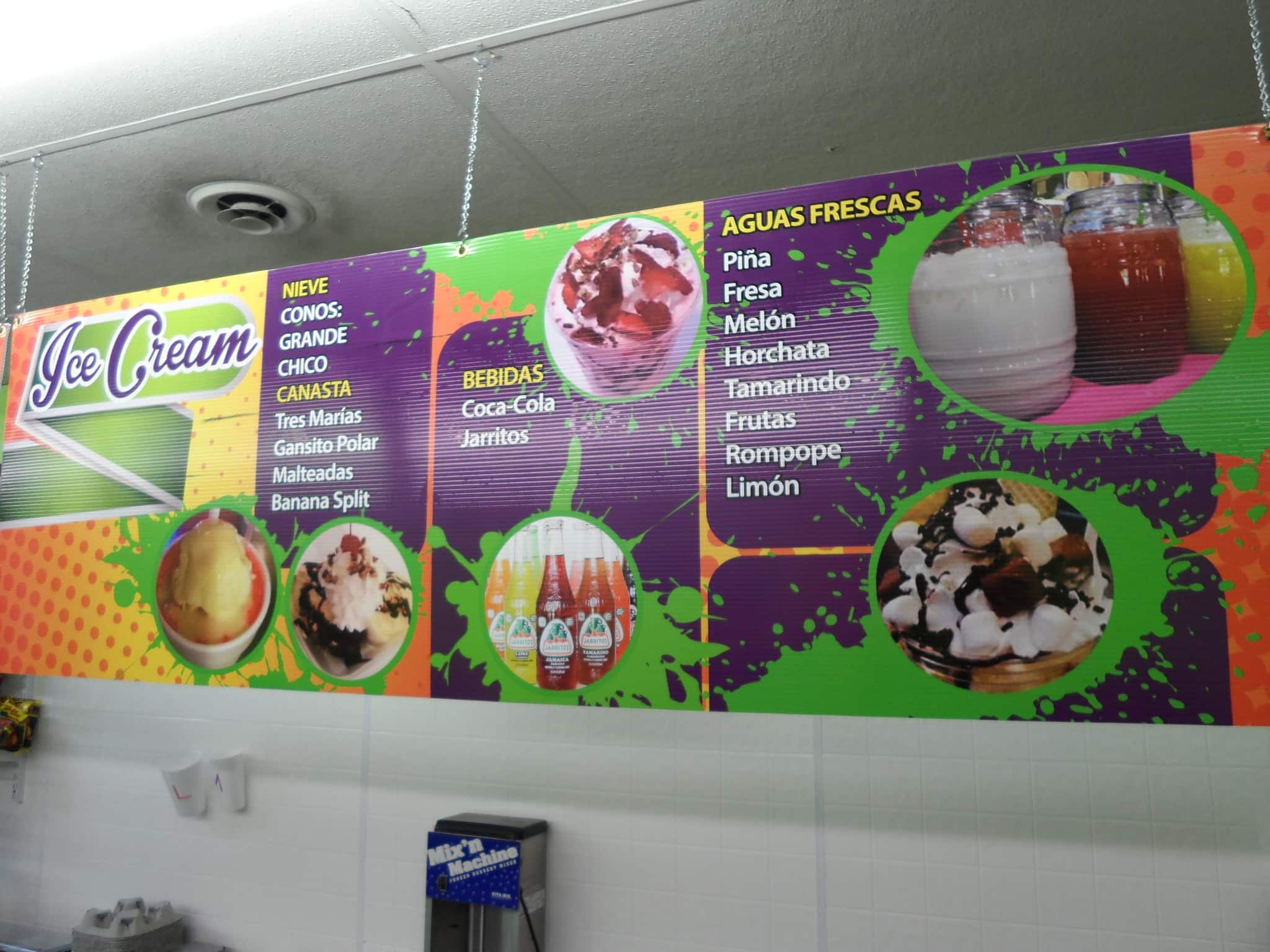 Menu at La Sultana Paleteria Y Neveria restaurant, Lincoln Park