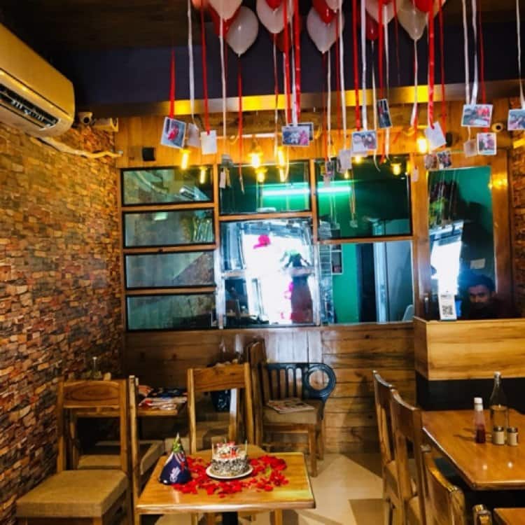 Cafe 17, Raj Nagar order online - Zomato