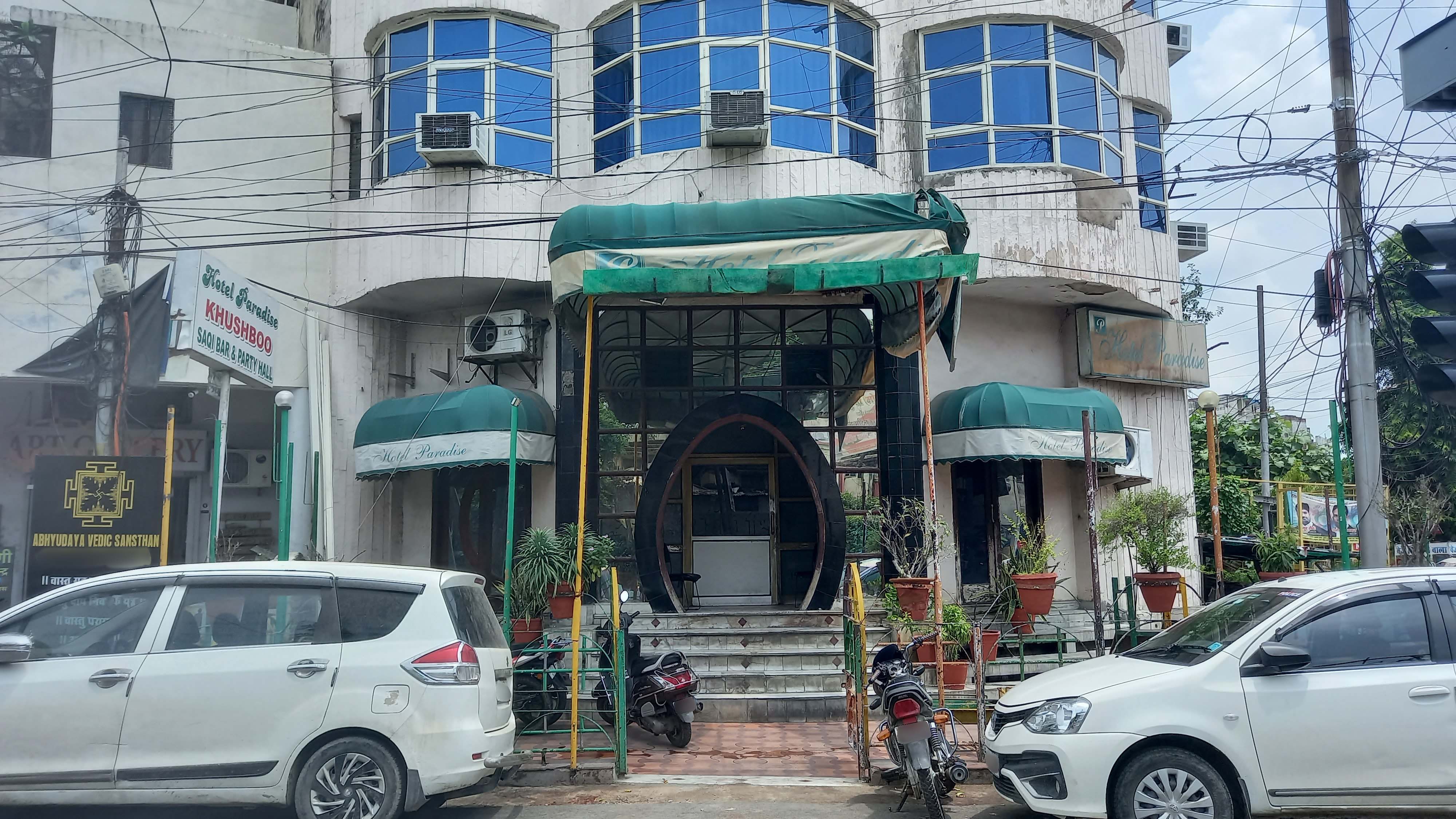 Hotel Paradise, Mall Road, Kanpur | Zomato