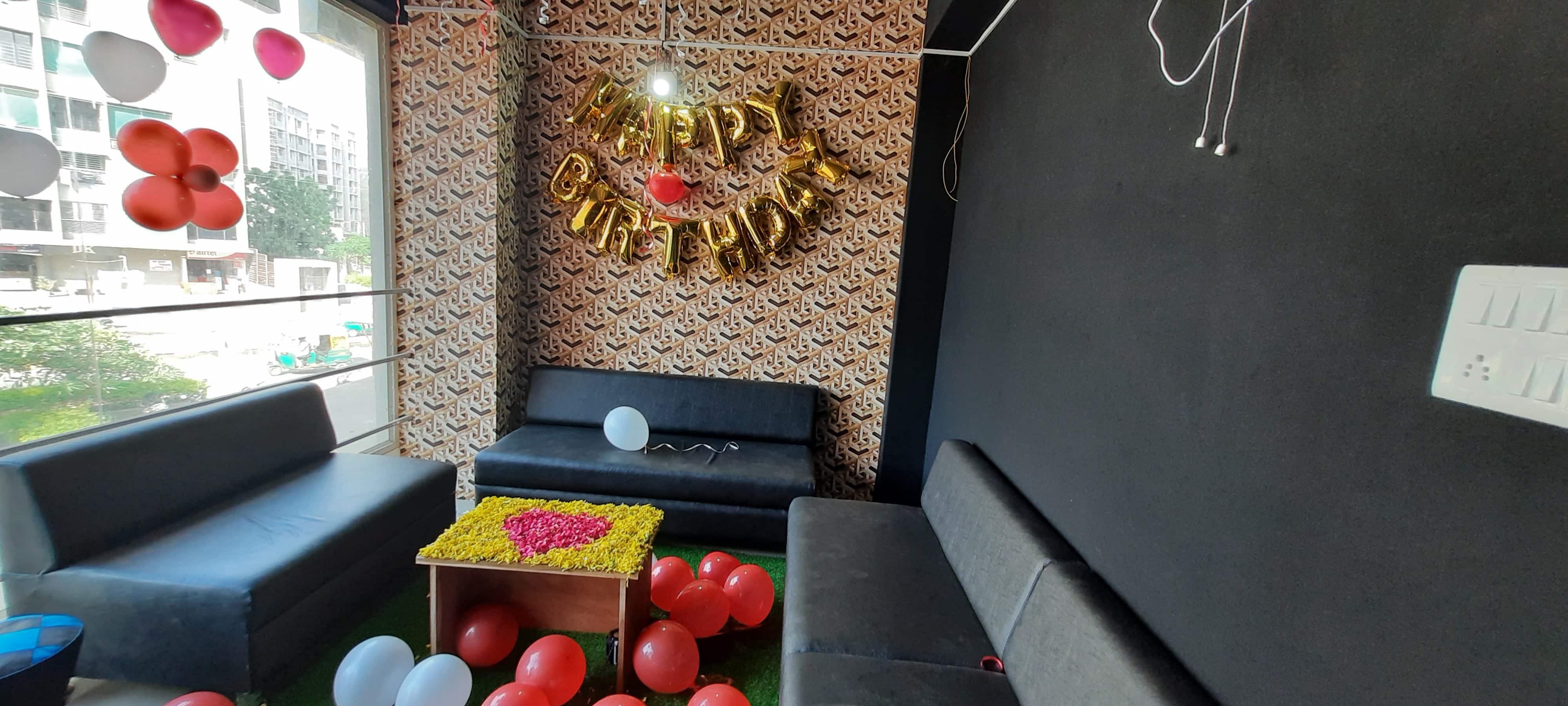 The Royal Cafe, Naroda order online - Zomato