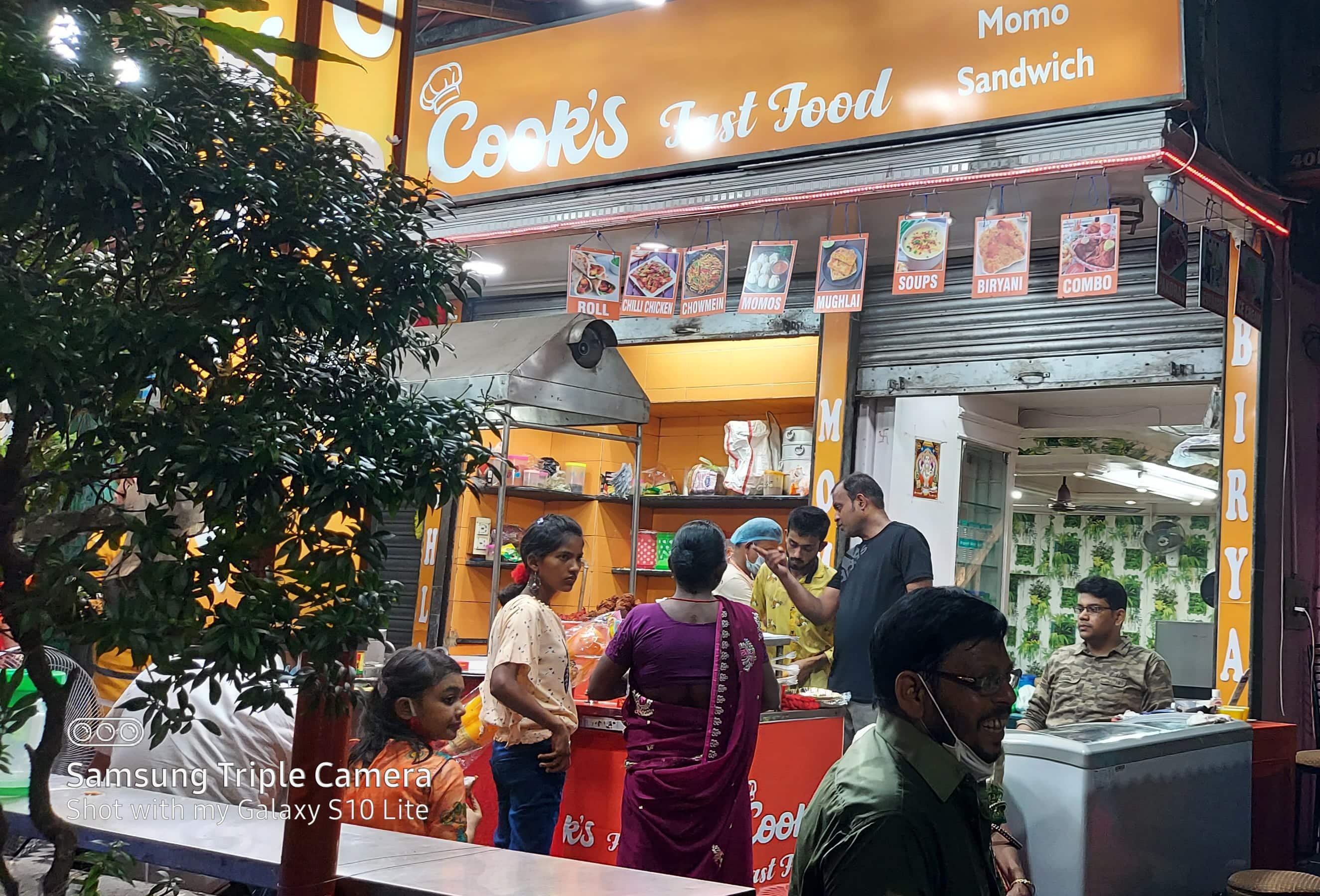 Cooks Fast Food, Girish Park order online - Zomato