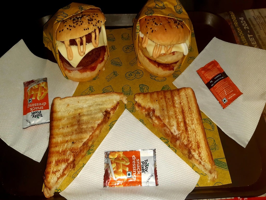 The Burger Lab, Aliganj, Lucknow | Zomato