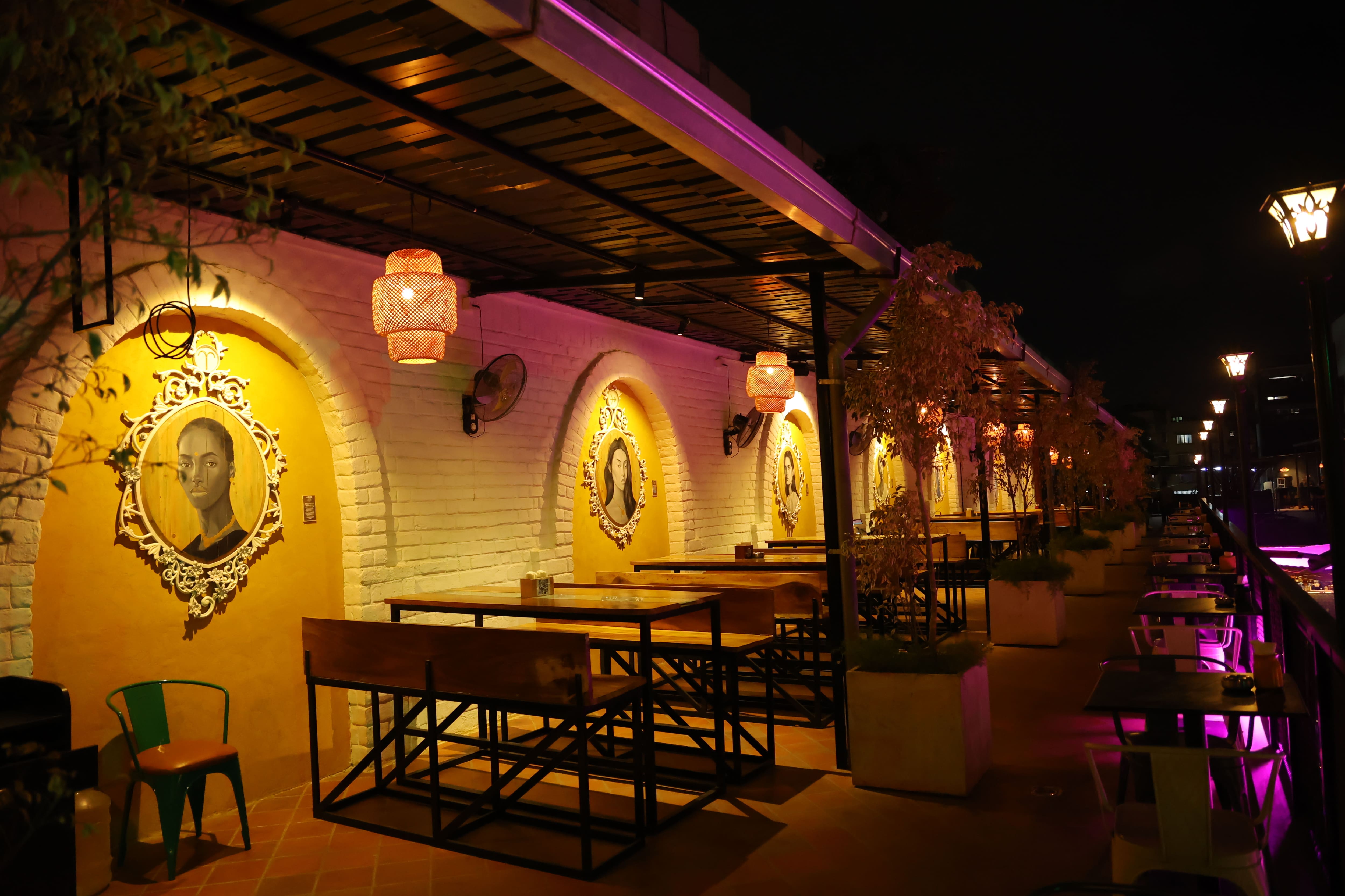 Zodiac club lounge & grill 60 photos - Astrologytoyou.com