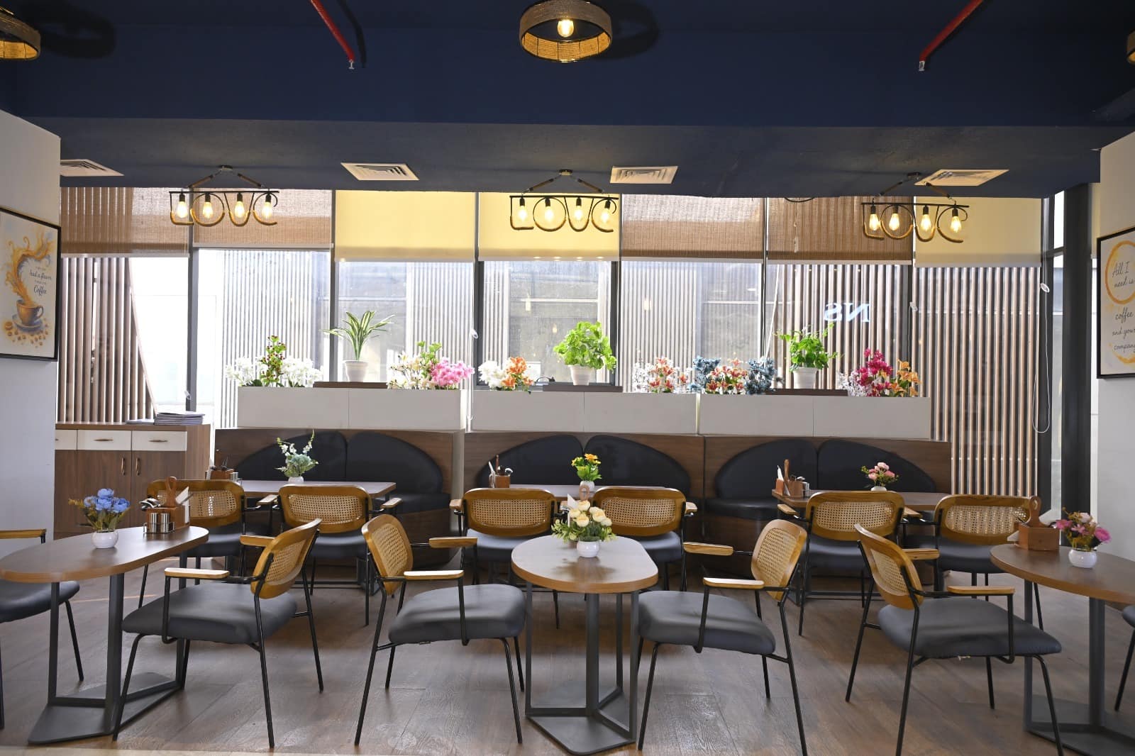 FINNS Cafe & Dine, Sector 104, Noida | Zomato