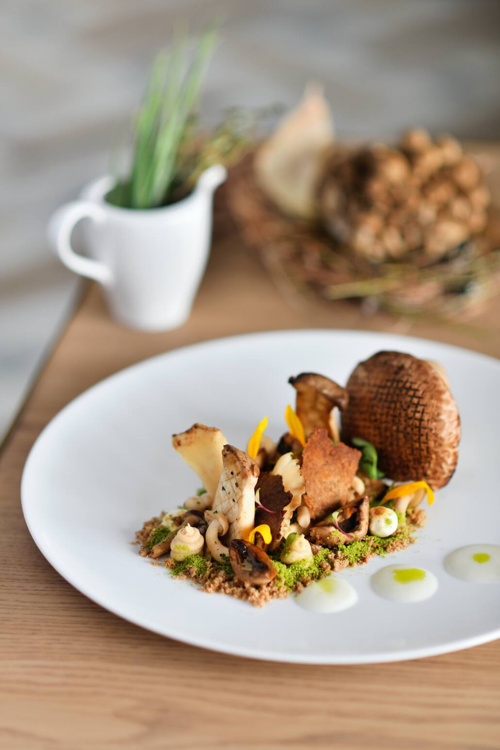 Machan - The Taj Mahal Hotel, Mansingh Road, New Delhi | Zomato