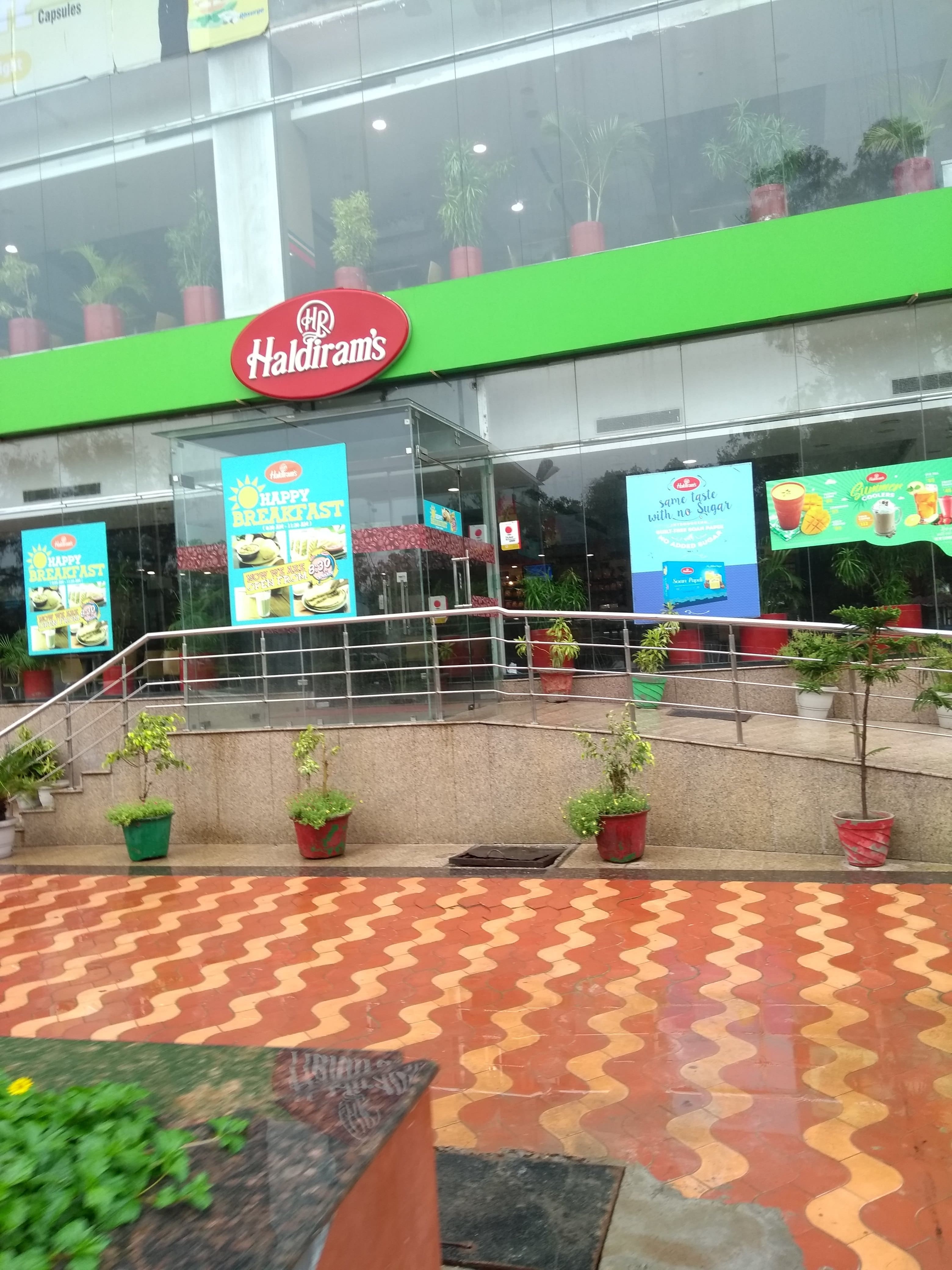 Haldiram's, Angel Mega Mall, Kaushambi, Ghaziabad | Zomato