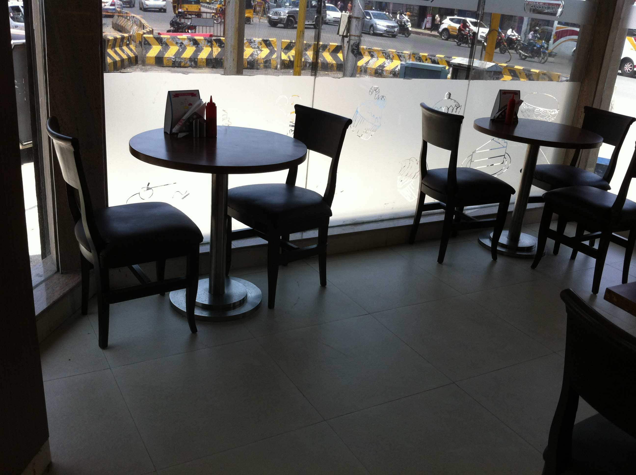 Hot Breads, Anna Salai order online - Zomato