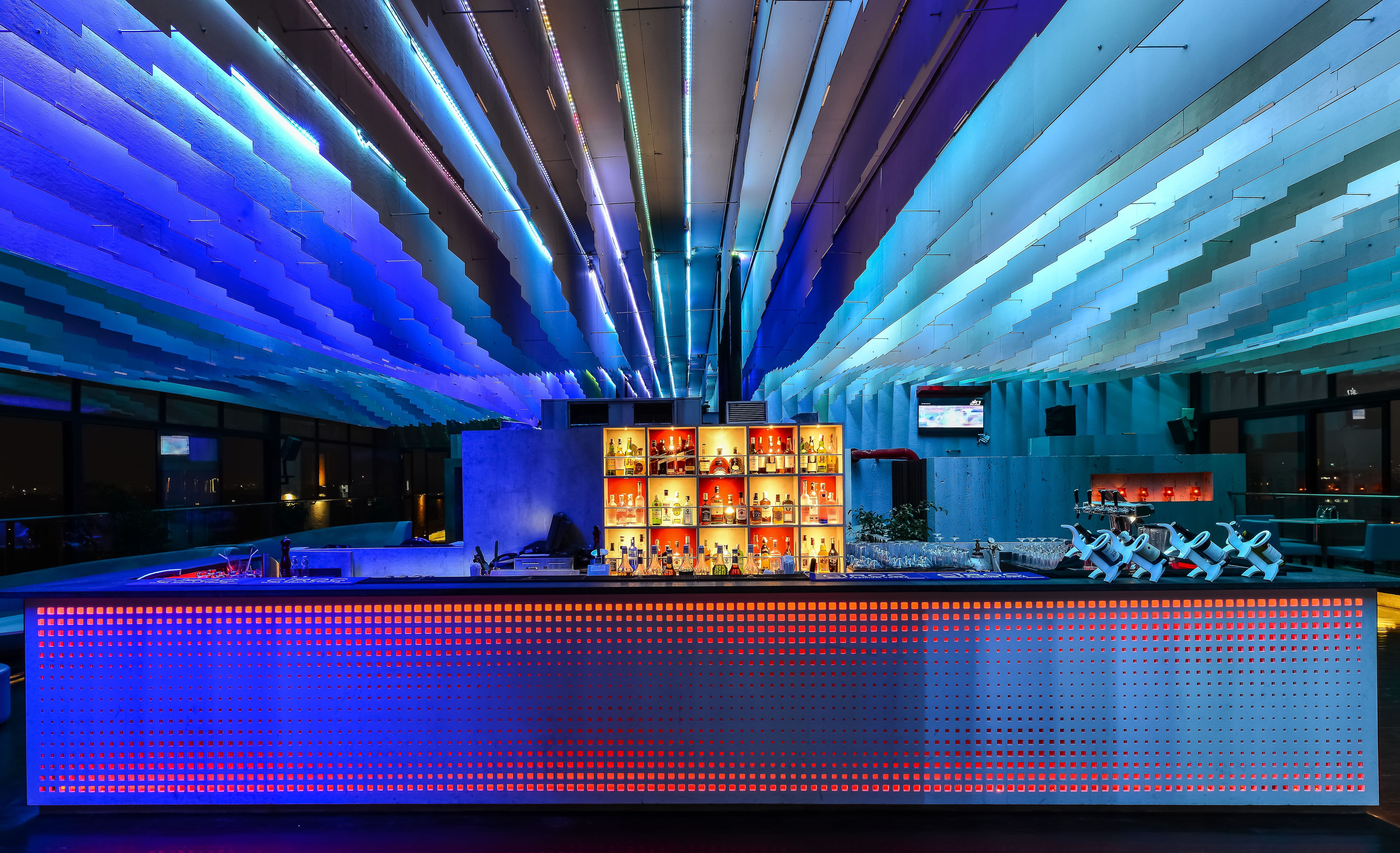 Evviva Sky Lounge - Crowne Plaza Pune City Centre, Bund Garden Road ...