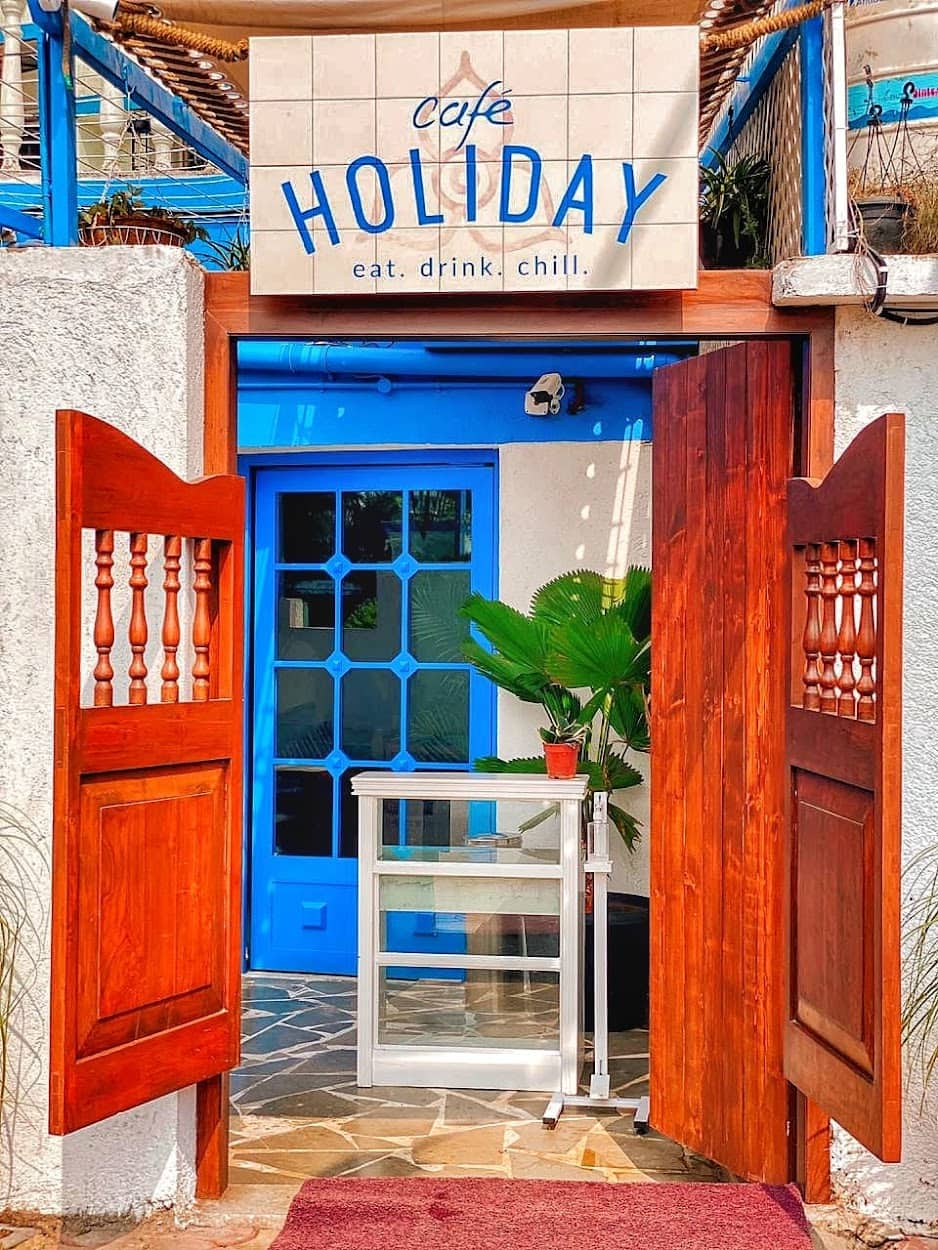 Cafe Holiday, 7 Bungalows, Andheri West, Mumbai | Zomato