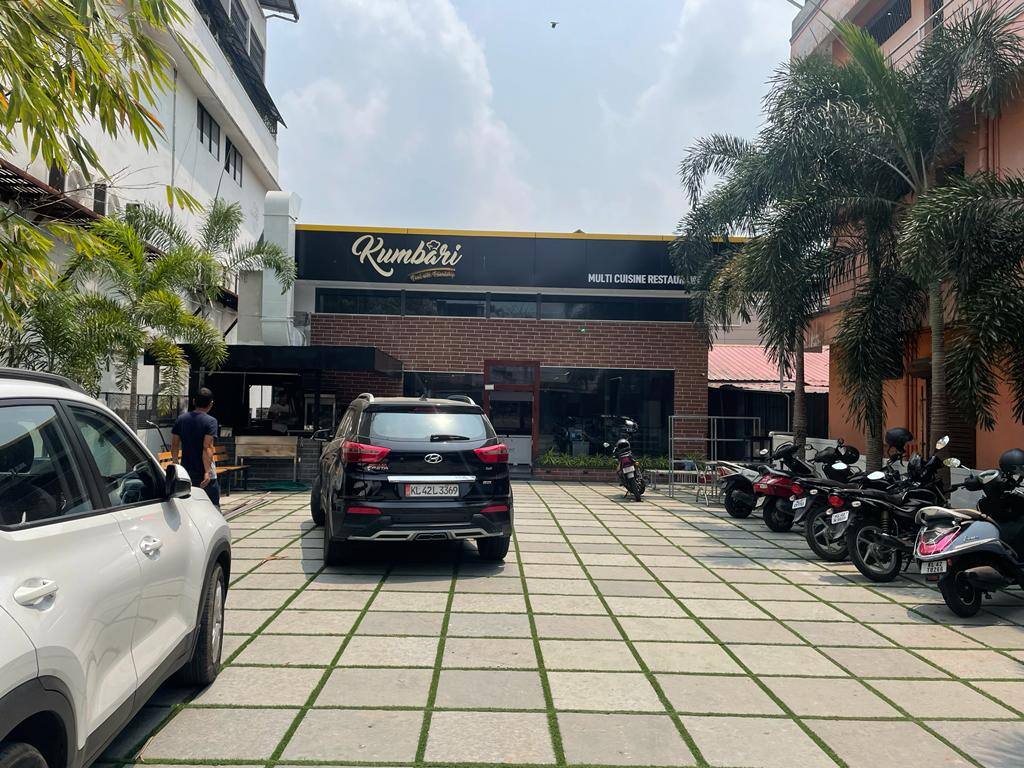 Kumbari Restaurant, North Paravur, Kochi
