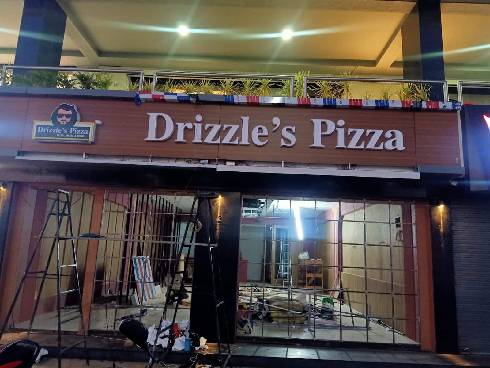 Drizzle's Pizza, 150 Feet Ring Road, Rajkot