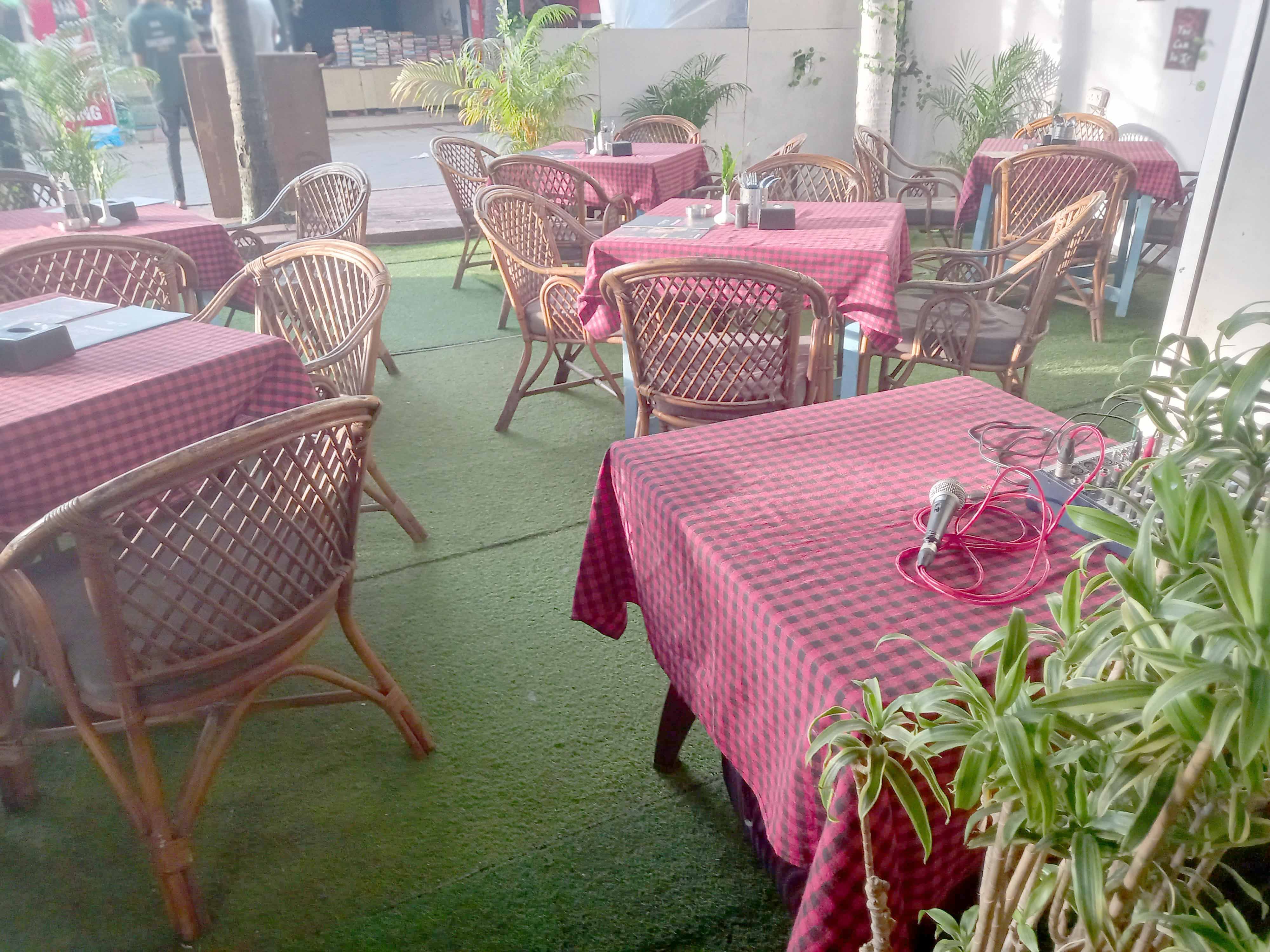 La - Zeez, Baga, Goa | Zomato