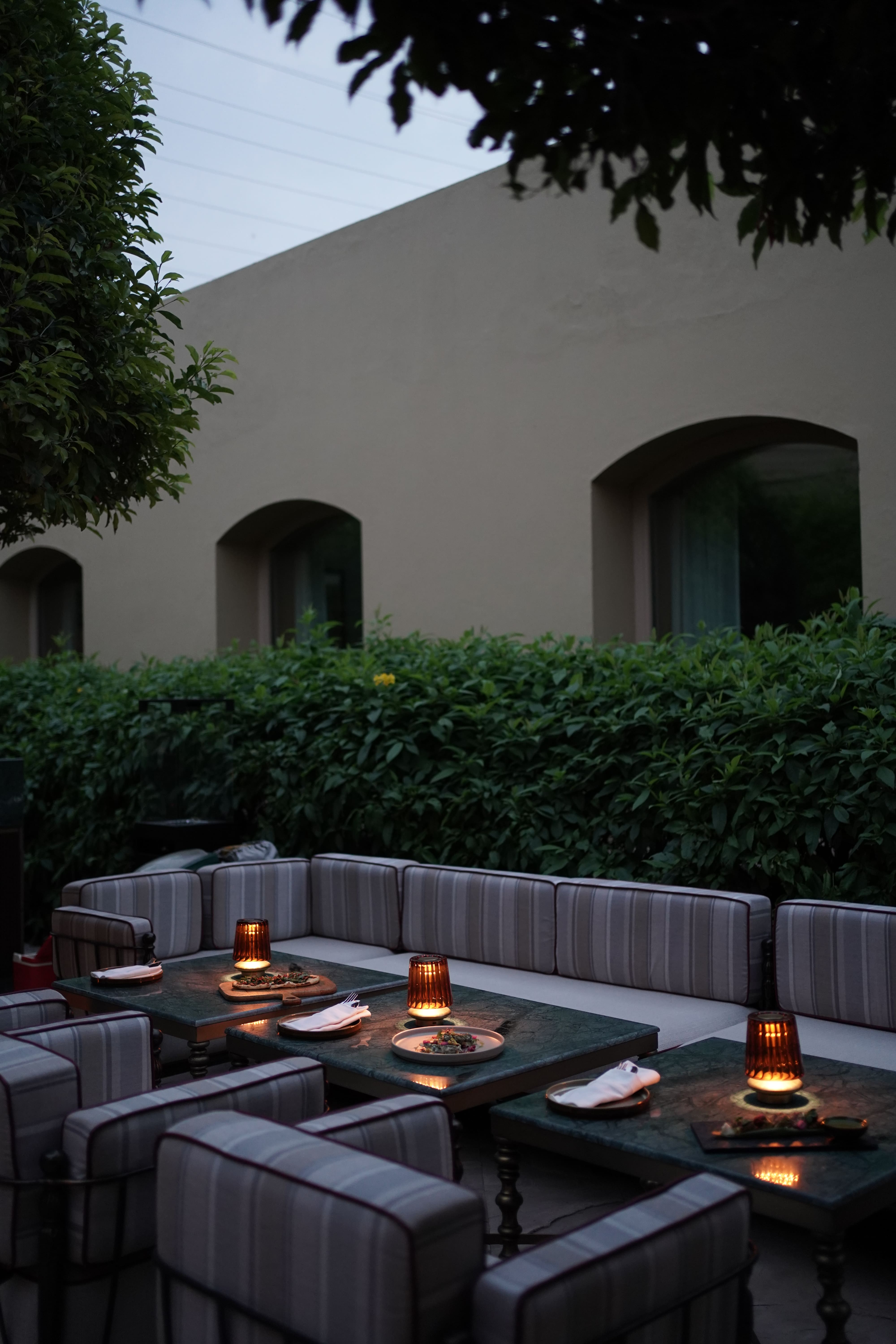 Lyrah-Alfresco Bar – Trident, Gurgaon, Udyog Vihar, Gurgaon | Zomato