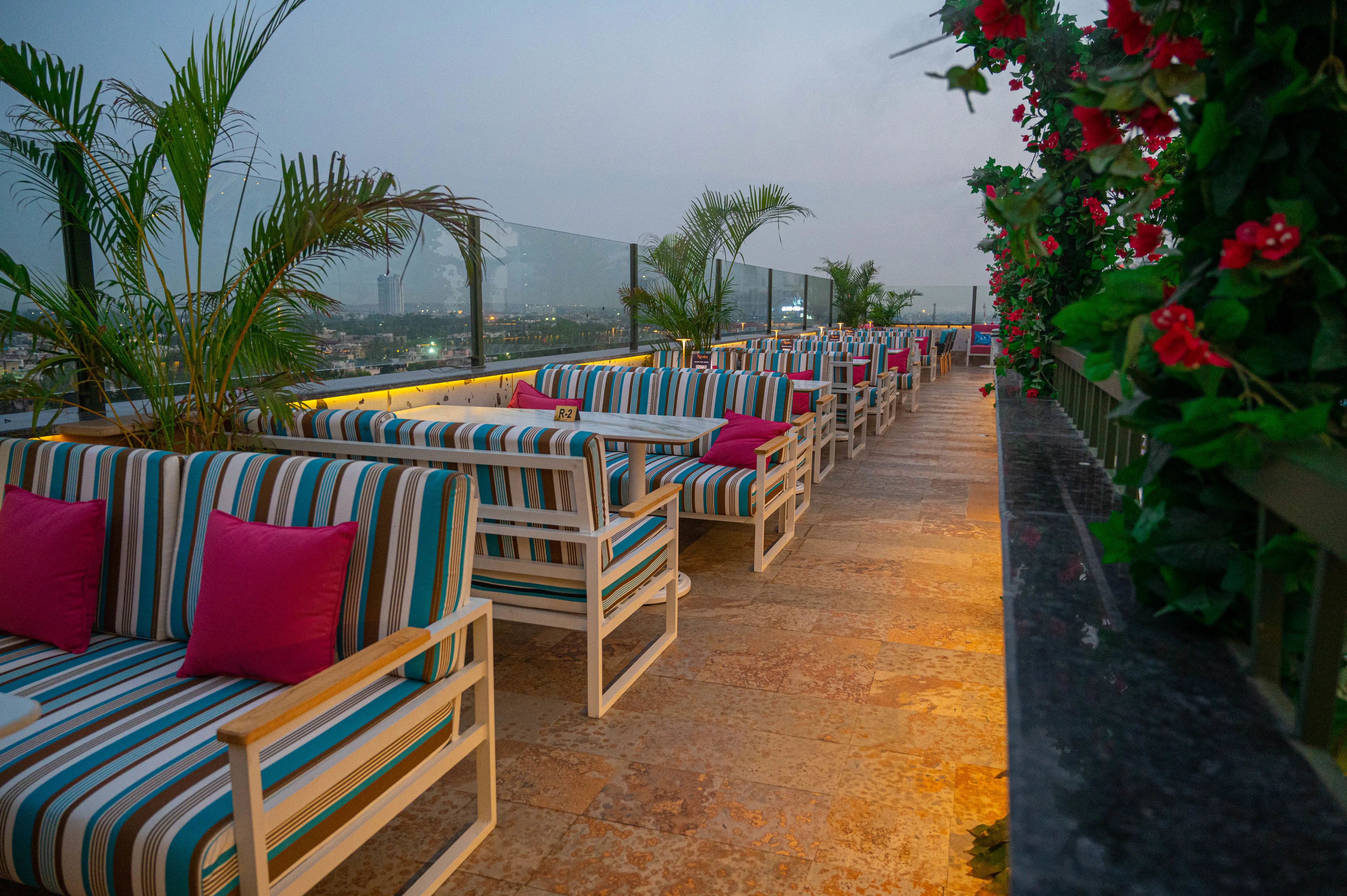 Neoba, Netaji Subhash Place, New Delhi | Zomato