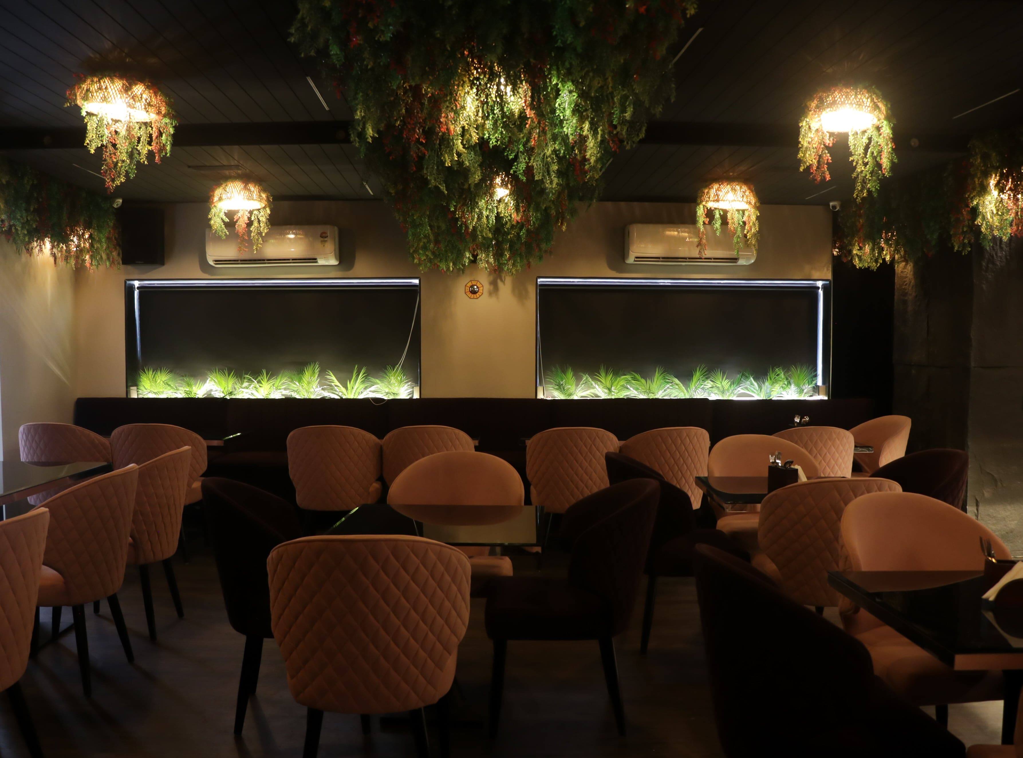 Book table and online reservation at The Maverick Lounge Orlem, Malad ...