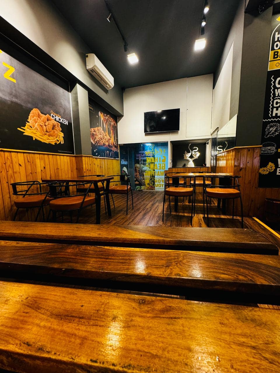 Cafe Chizwiz, NIBM Road, Pune | Zomato
