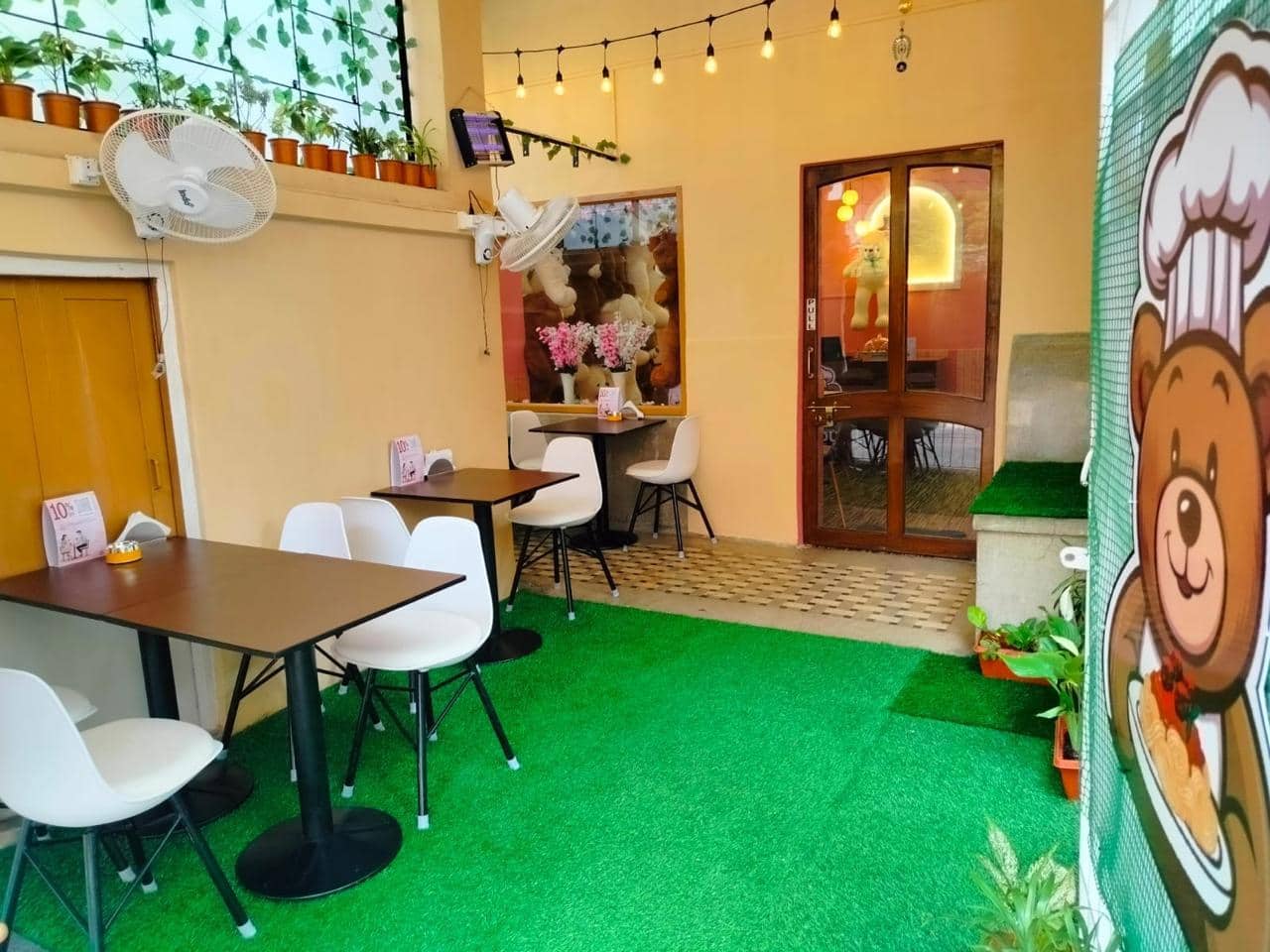 Ted House Cafe, Prince Anwar Shah Road, Kolkata | Zomato