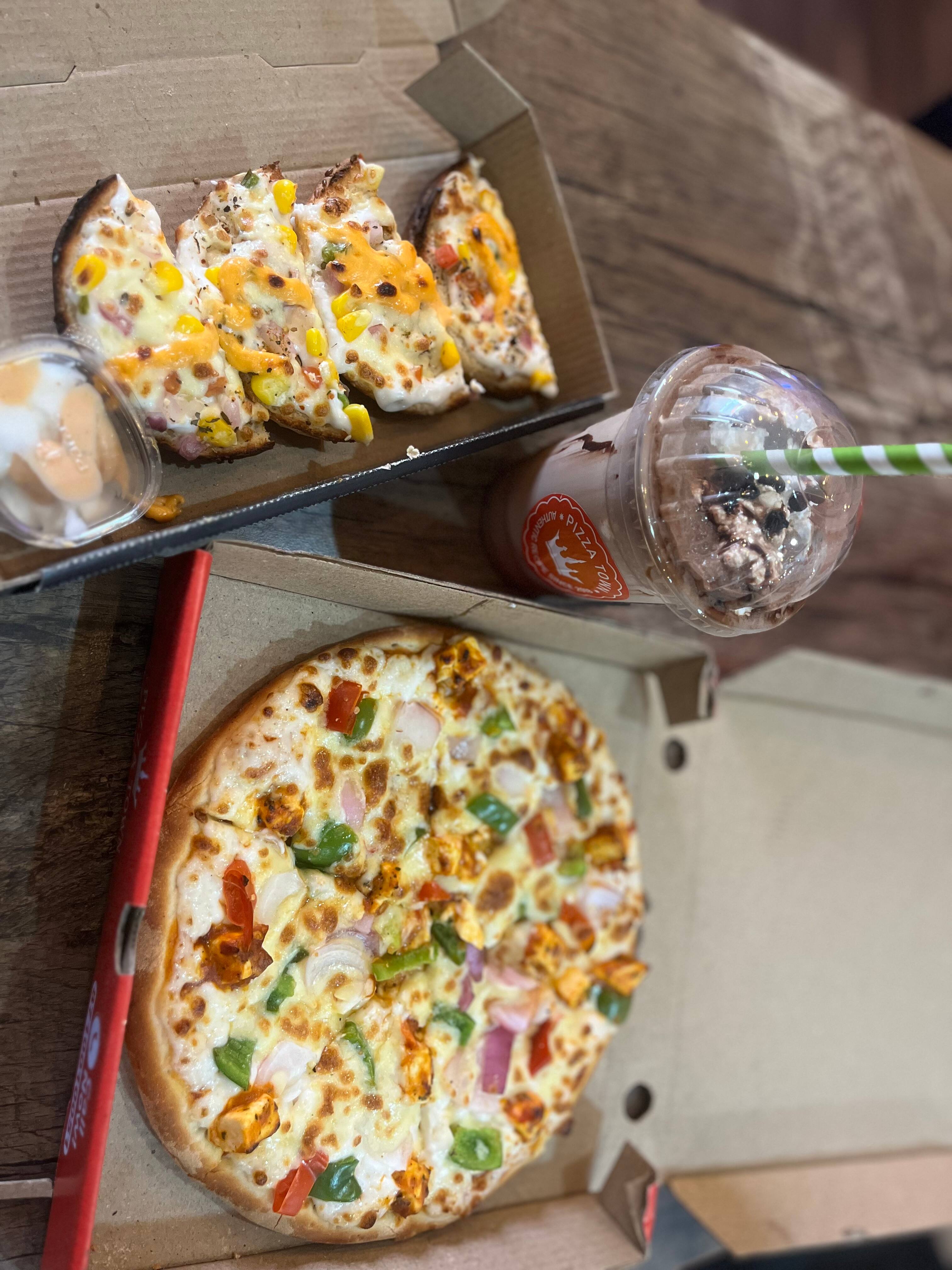 The Foodie Town, Rohini order online - Zomato