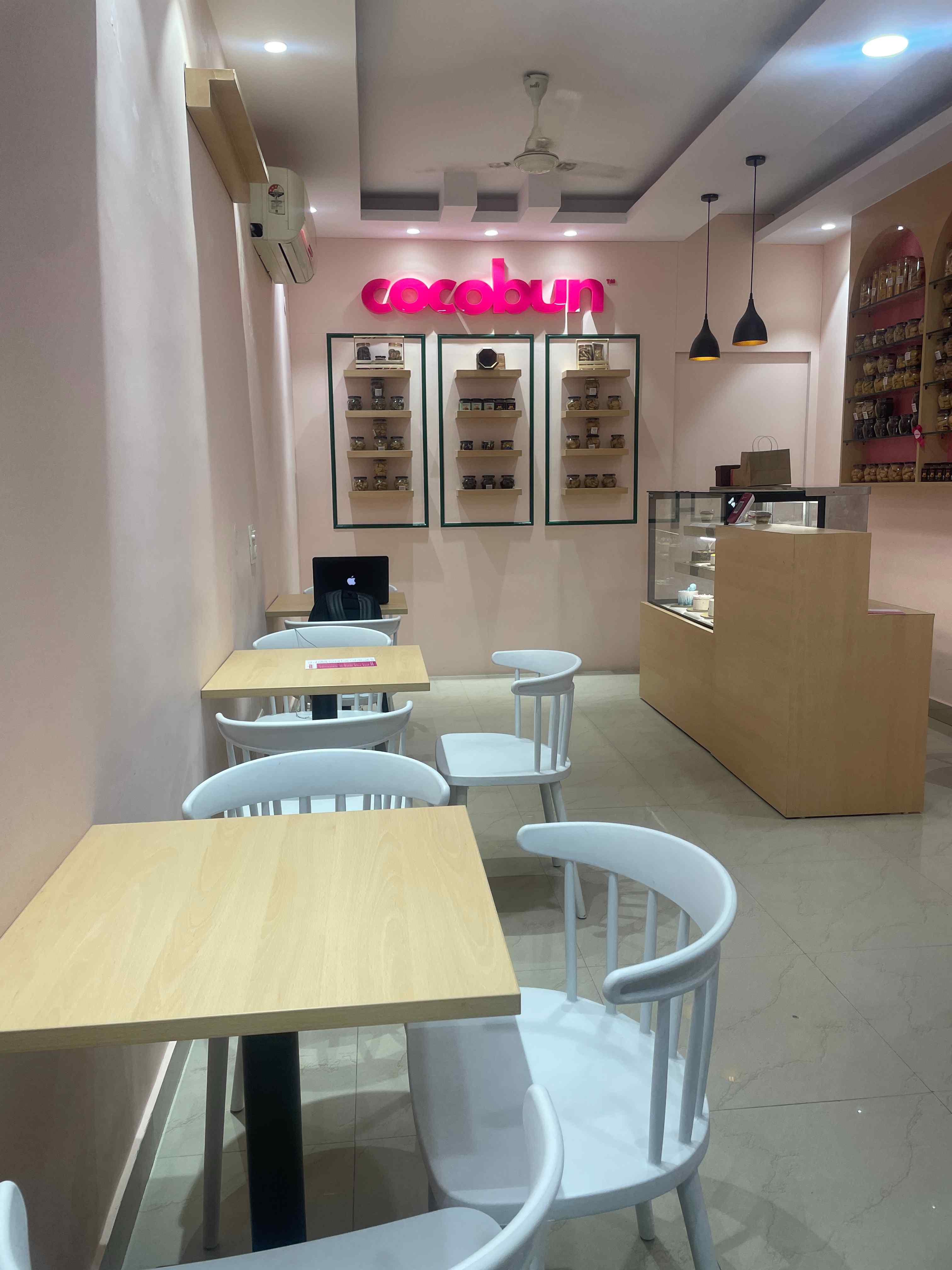 Book table and online reservation at Cocobun, Sector 21, Faridabad