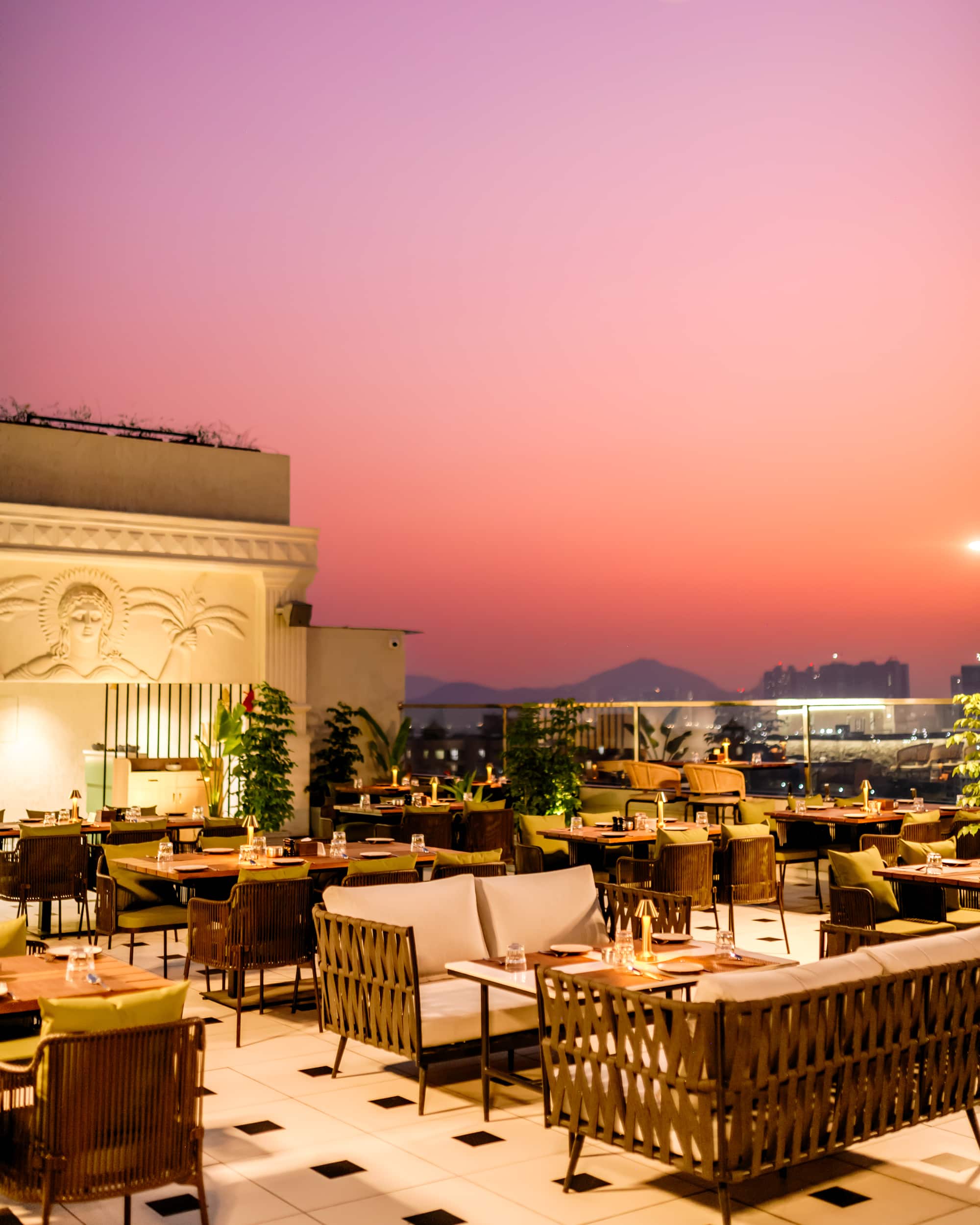 Book table and online reservation at Nieesh, Wakad, Pune