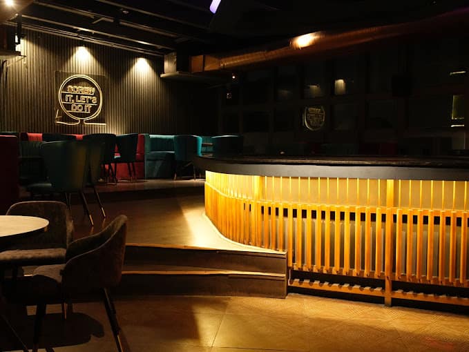 Lux Pub And Kitchen, Koramangala 7th Block, Bangalore | Zomato