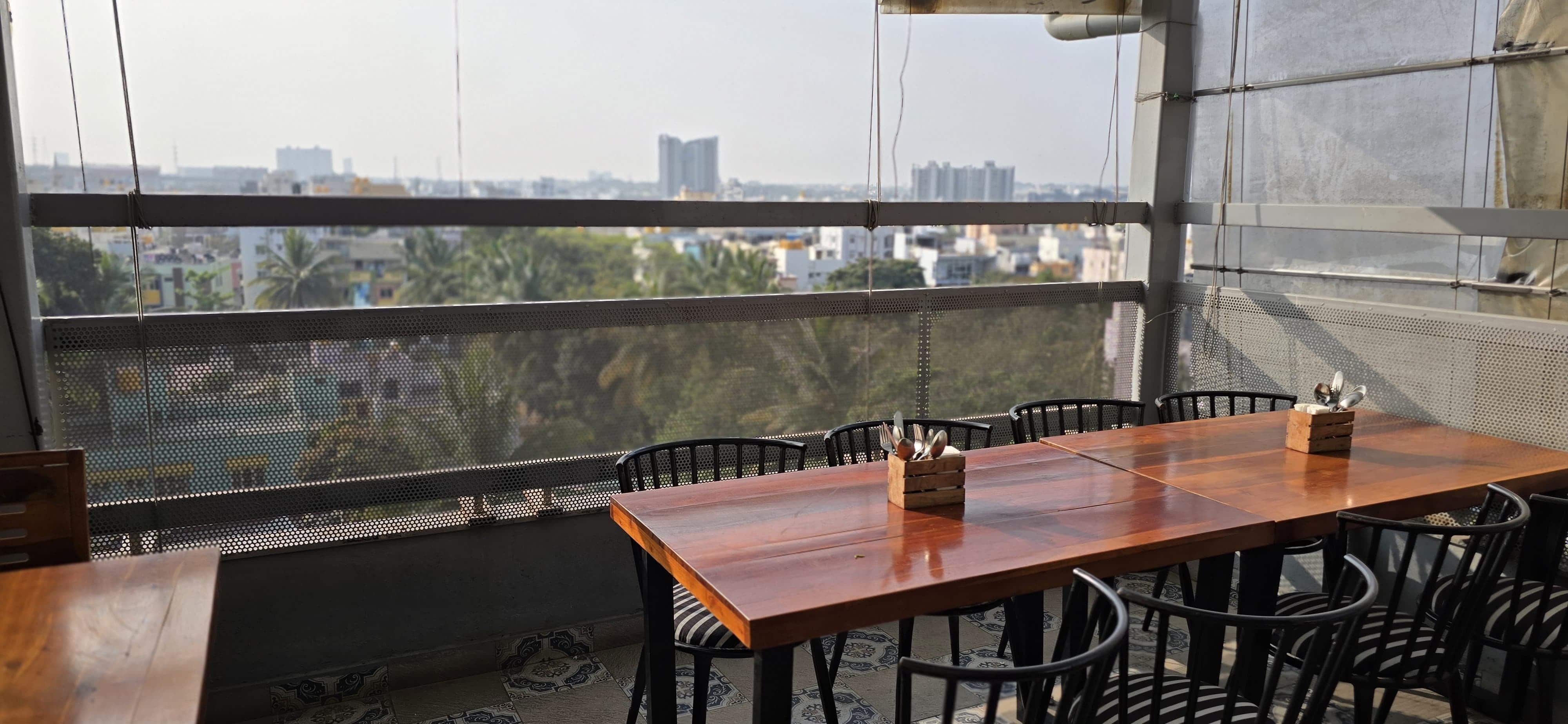 BOOZY DOZZY BAR & KITCHEN, BTM, Bangalore | Zomato