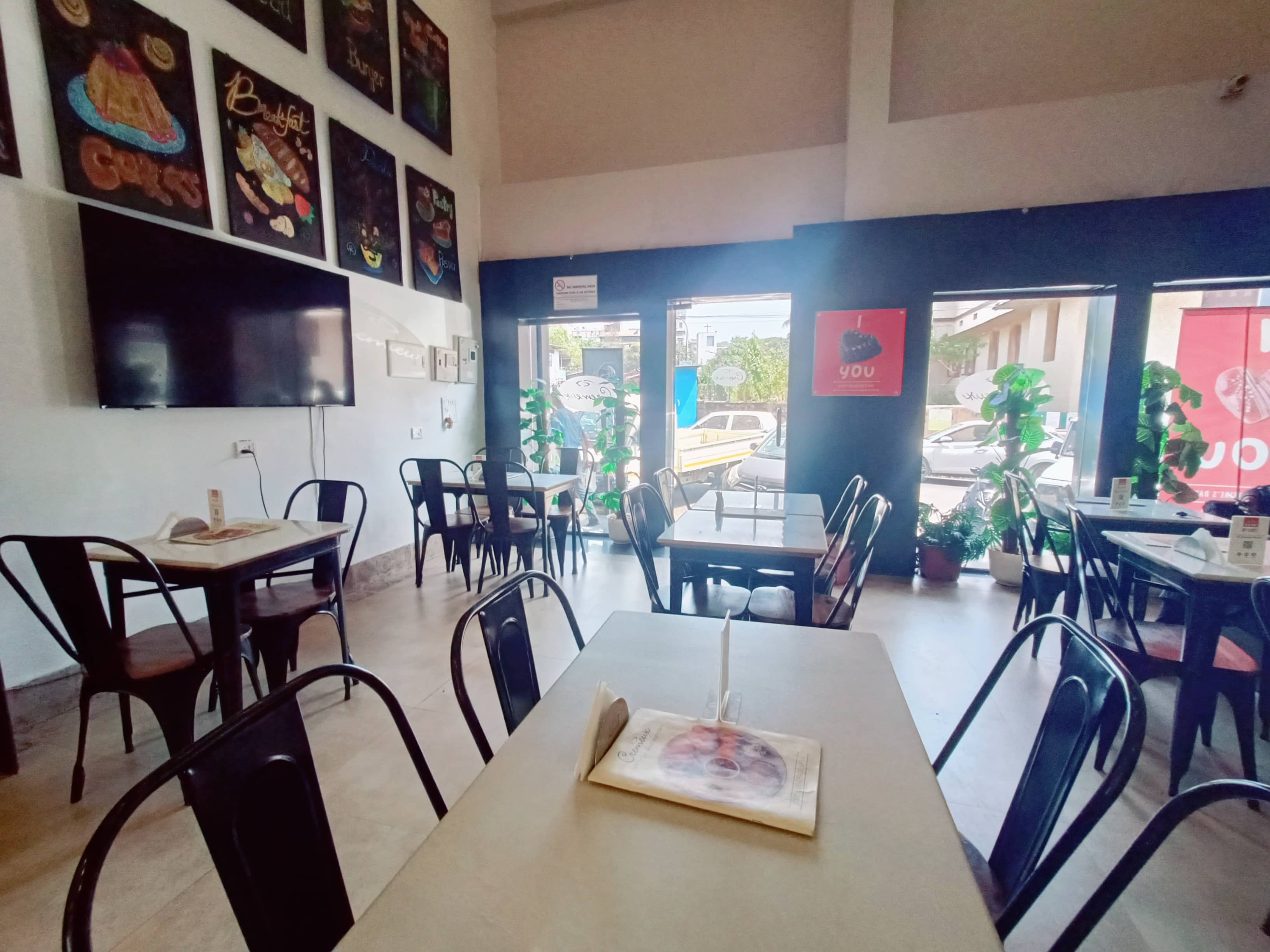 Cremeux Pizza & Bakery Cafe, Margao, Goa | Zomato