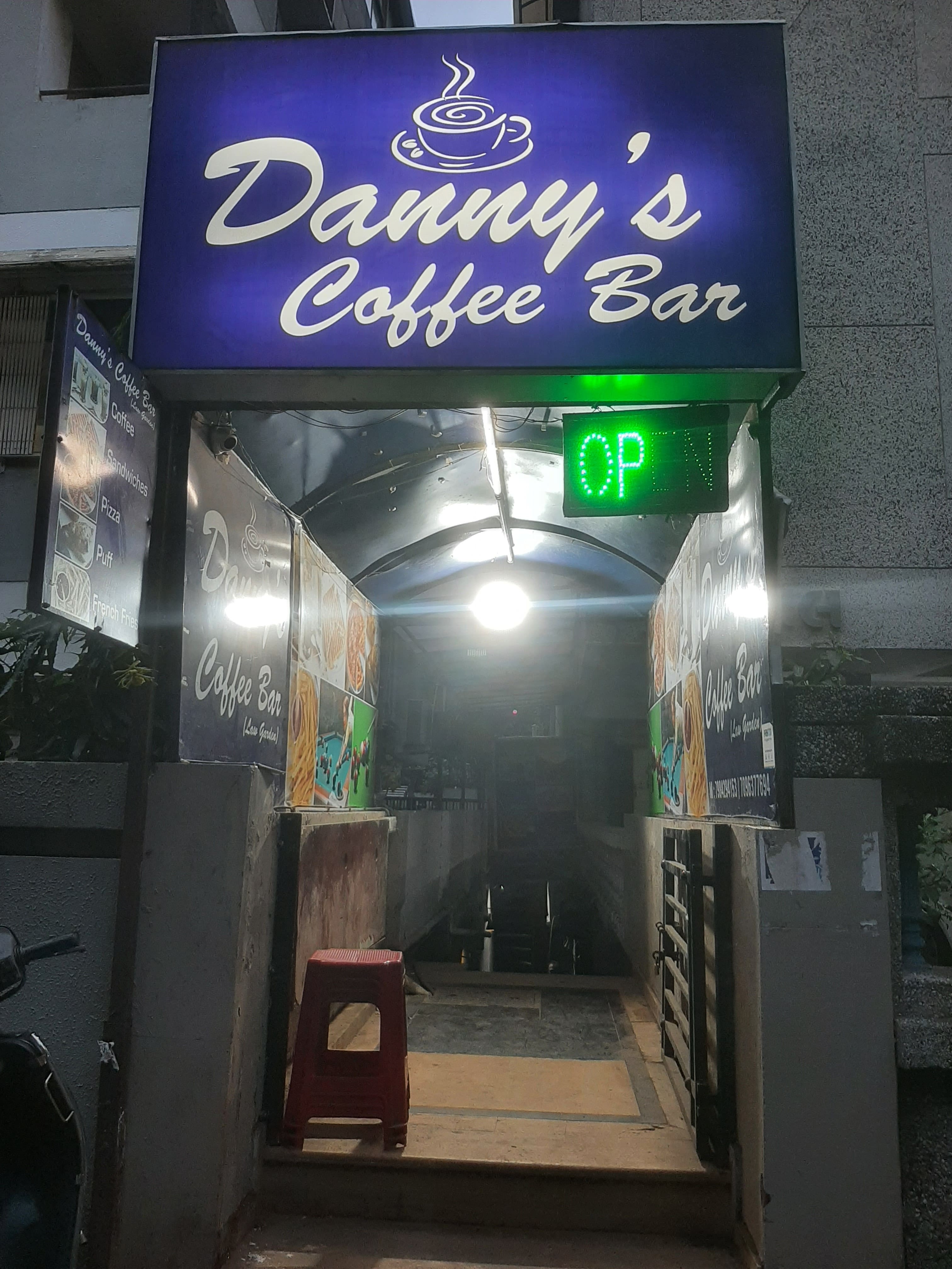 Danny's Coffee Bar, Navrangpura order online - Zomato