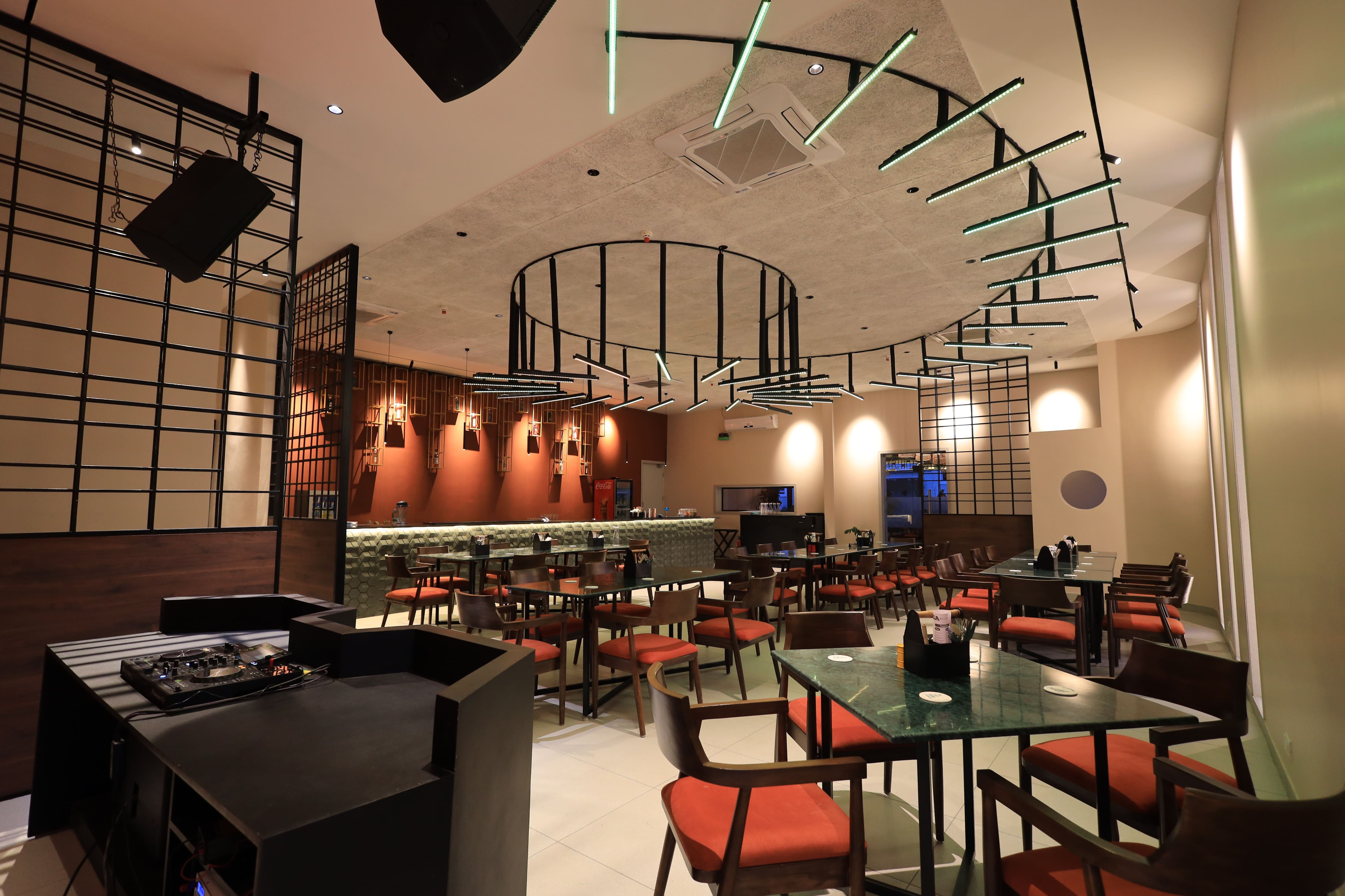 Round Bar Restaurant