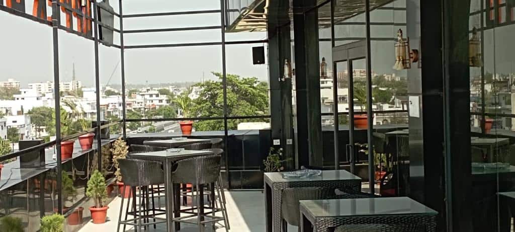 Upper Deck - Restro Bar, Jankipuram, Lucknow | Zomato