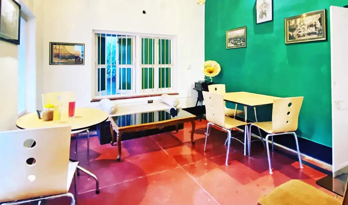 The Solace Cafe, Lake Gardens, Kolkata | Zomato
