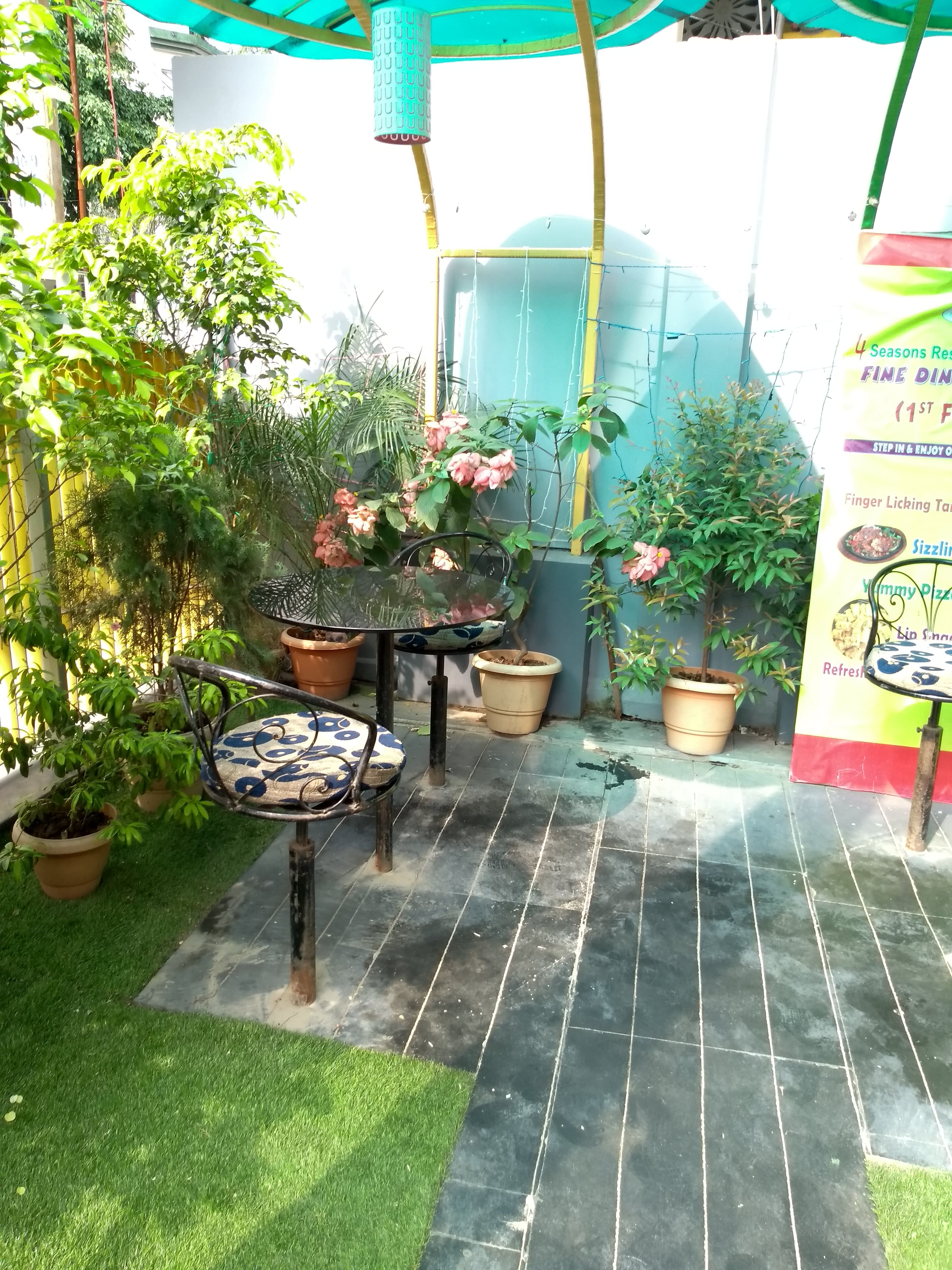 4 seasons - The Cafe Restro, Uzan Bazaar, Guwahati | Zomato