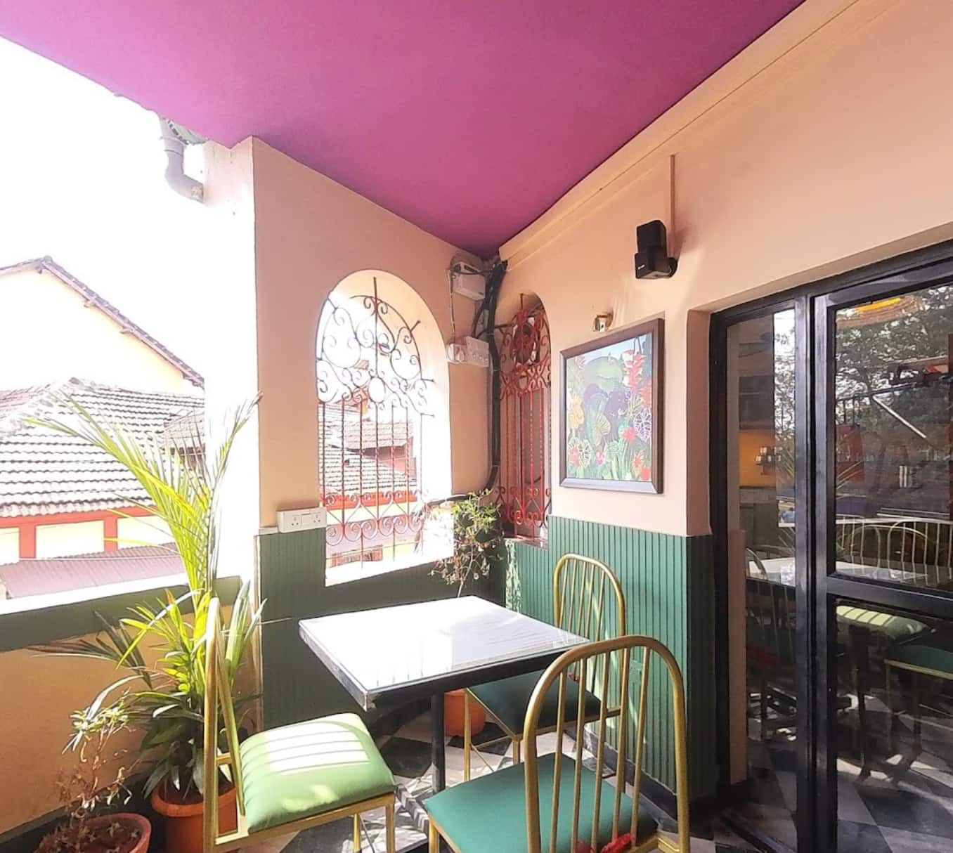 Book table and online reservation at Chakos Kitchen & Bar, Panaji, Goa