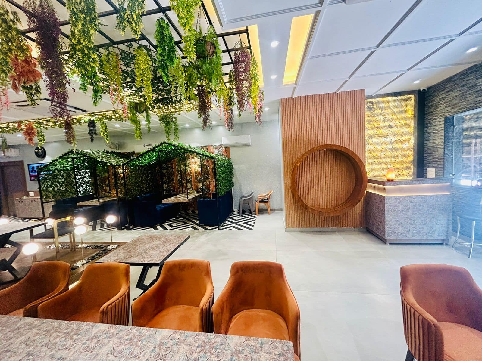 Hotel Meenar Restaurant & Banquet, Partapur, Meerut | Zomato