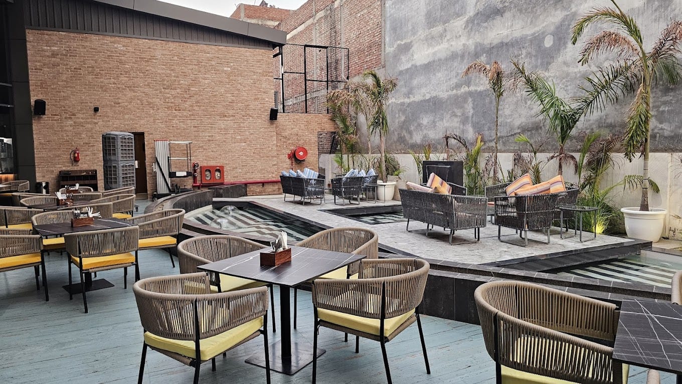 Vaziri - Brew Pub at Om Vilas Benares, Shivpur, Varanasi | Zomato