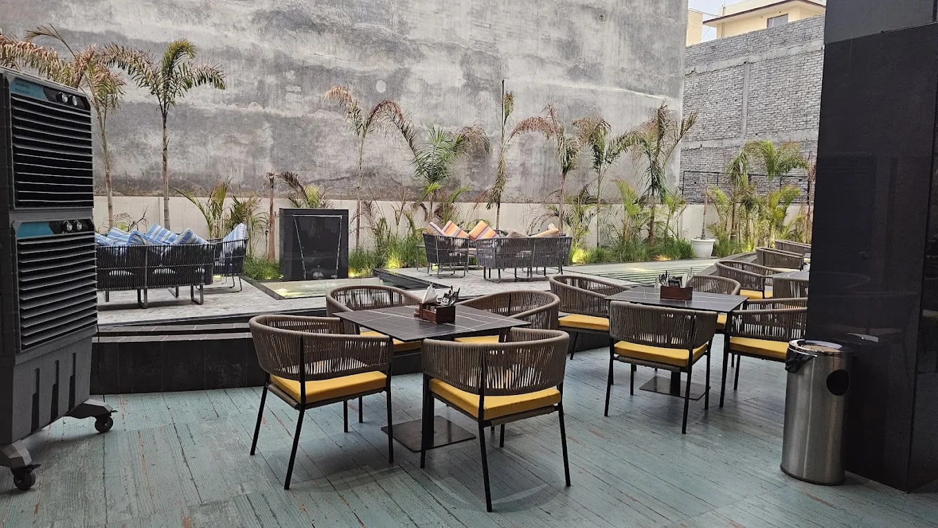 Vaziri - Brew Pub at Om Vilas Benares, Shivpur, Varanasi | Zomato