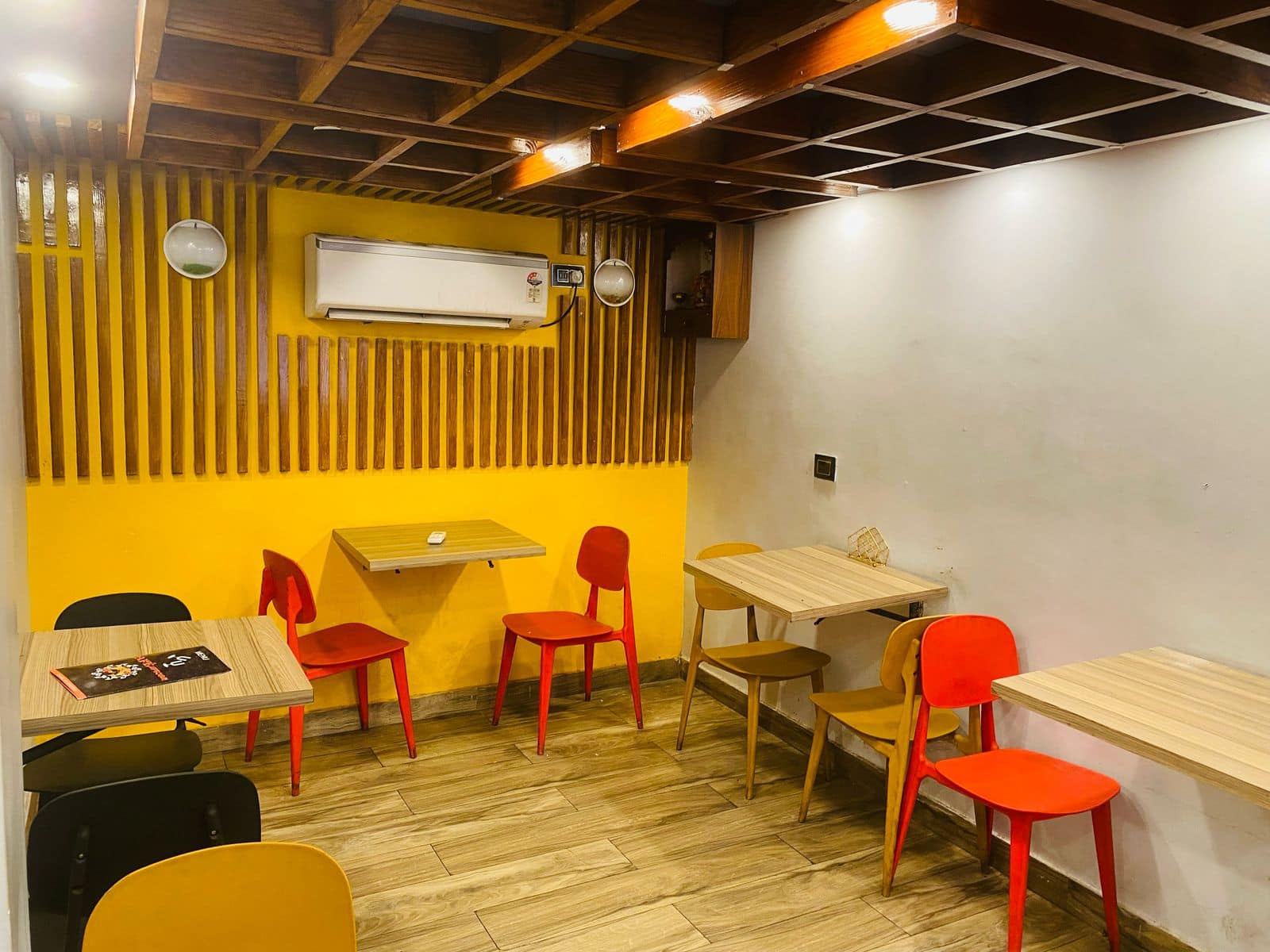 Cafe Uptown, Bara Bazar, Kolkata | Zomato