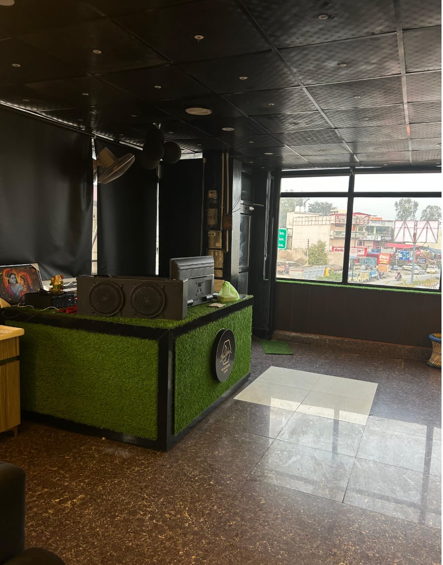 Black Box Cafe, Jolly Grant, Dehradun, Dehradun | Zomato