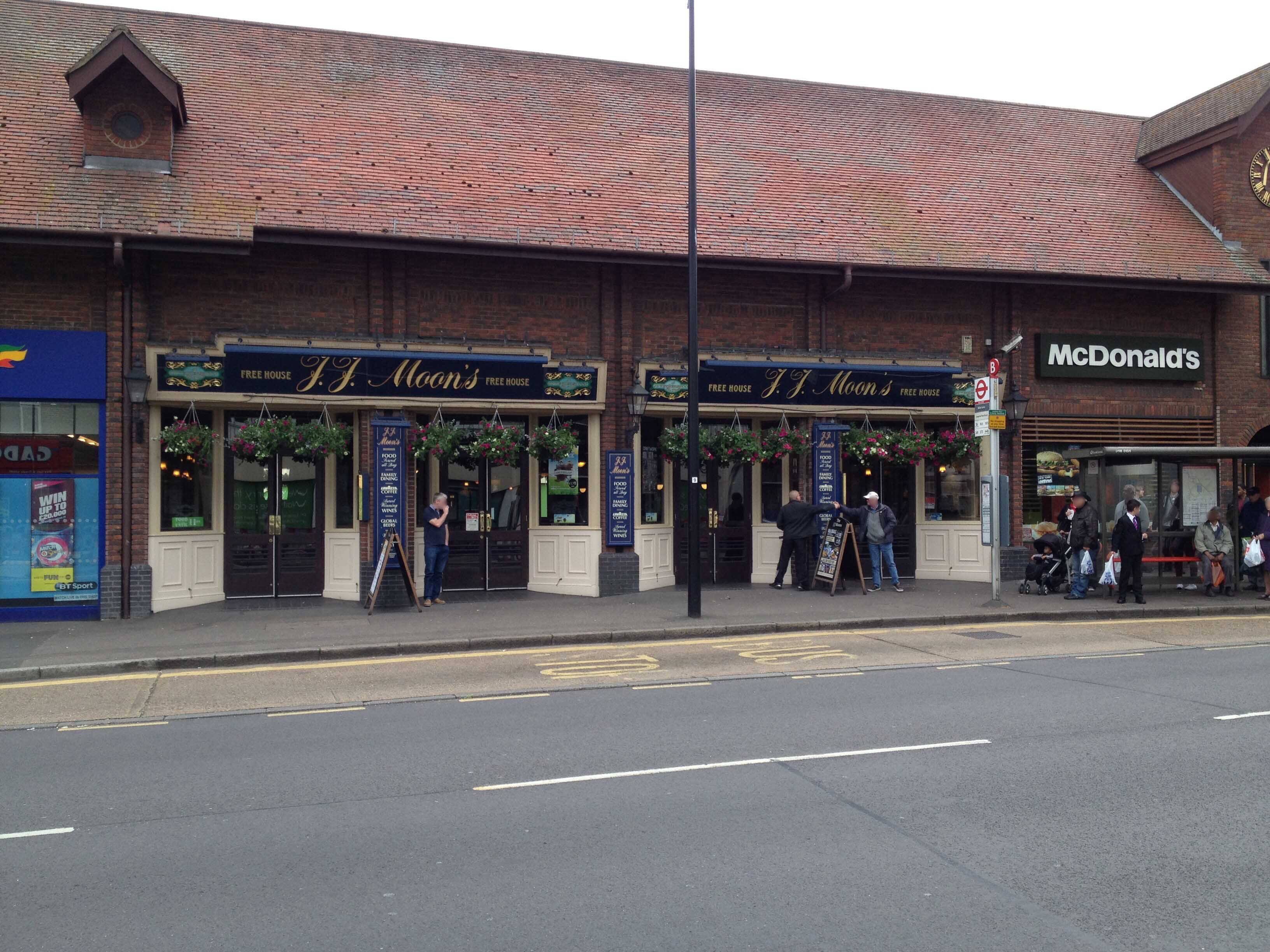 J J Moon's, High Street, Hornchurch, London | Zomato