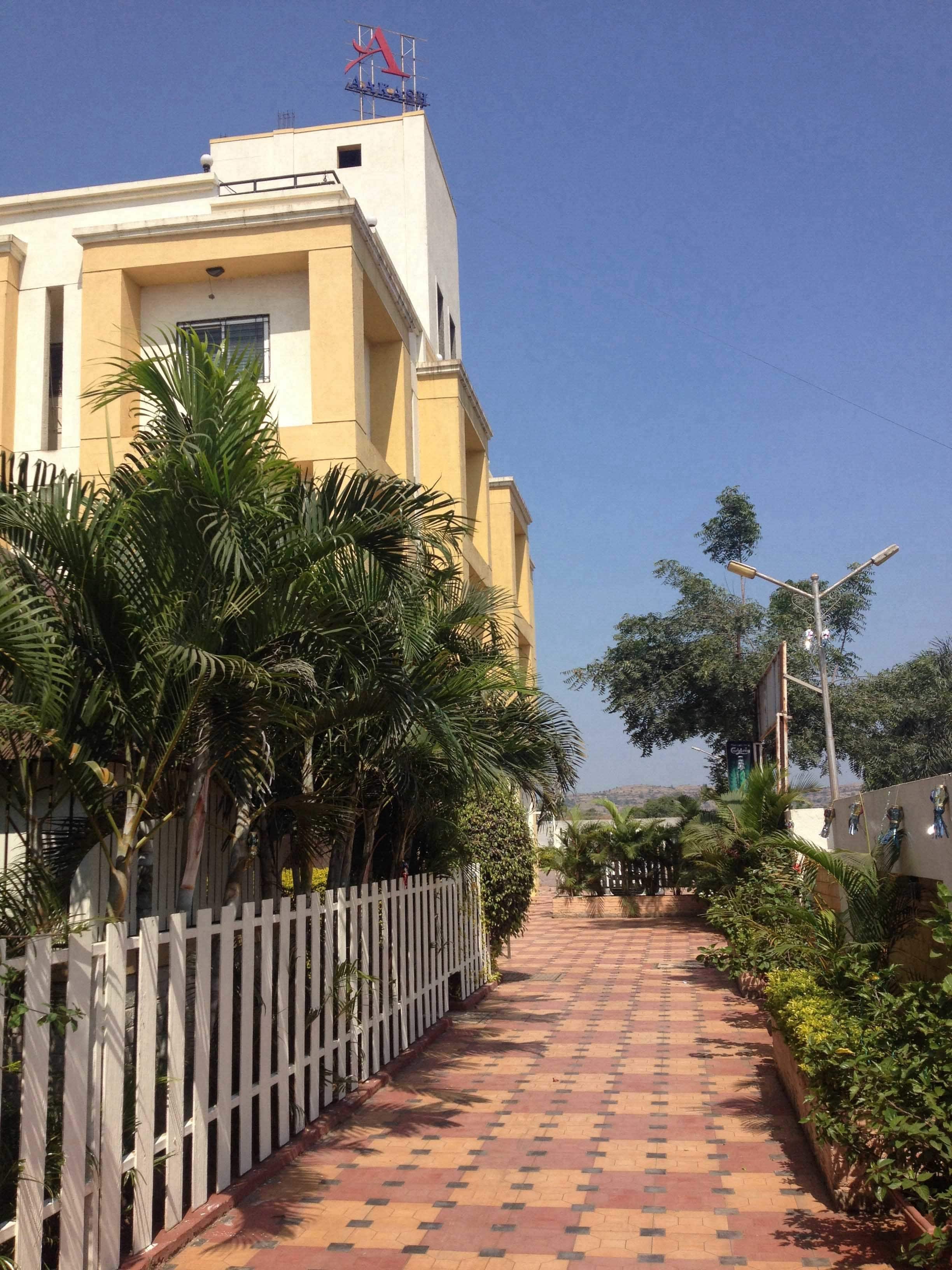 Photos of Aakash Hotel & Multicuisine, Pictures of Aakash Hotel ...