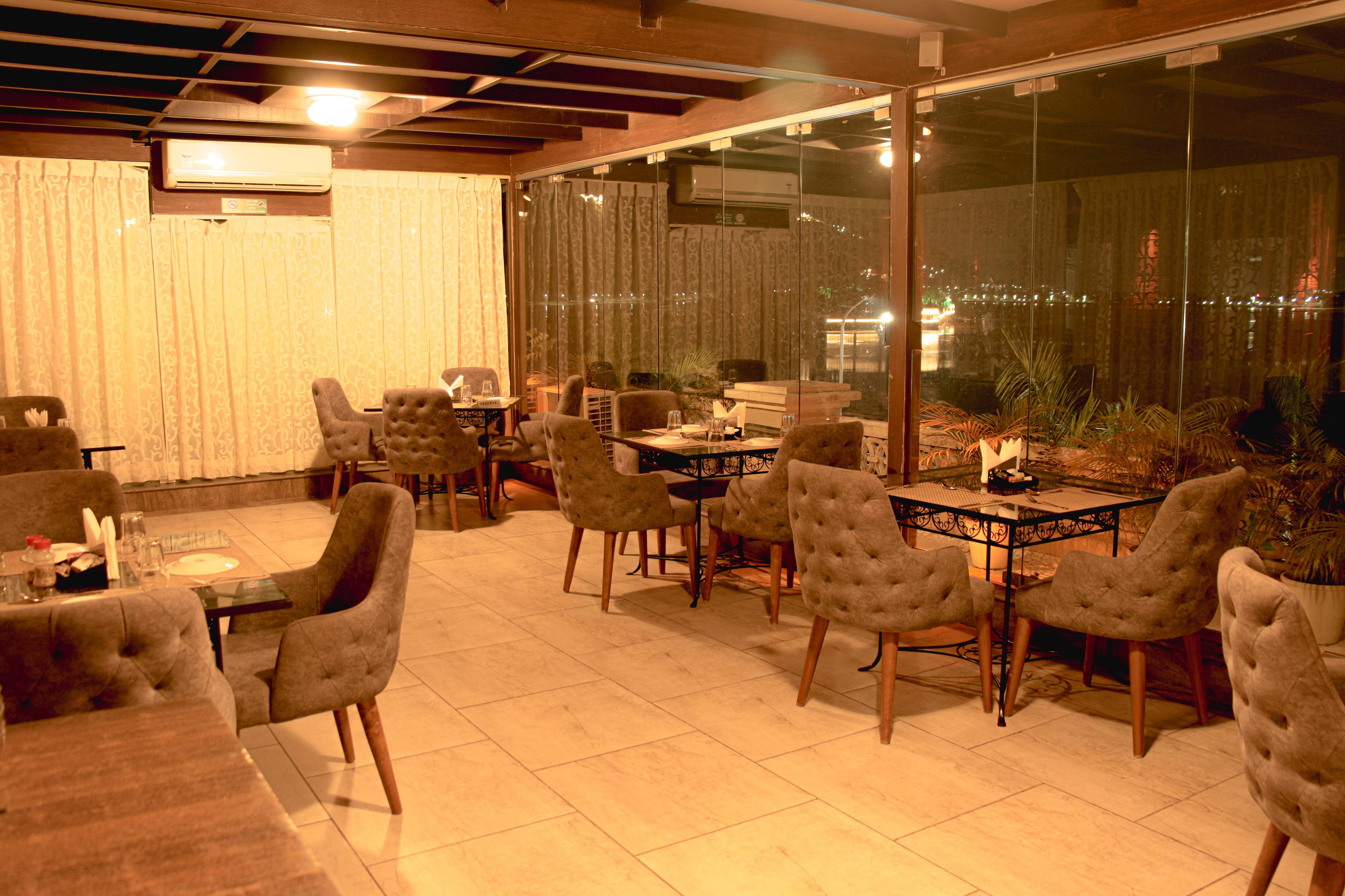 Photos of Panna Vilas Restaurant & Lounge, Pictures of Panna Vilas ...