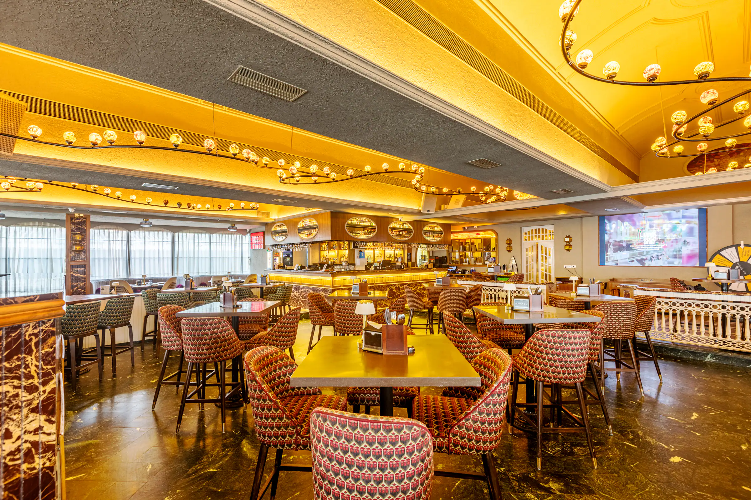 Mitron, Linking Road, Bandra West, Mumbai | Zomato