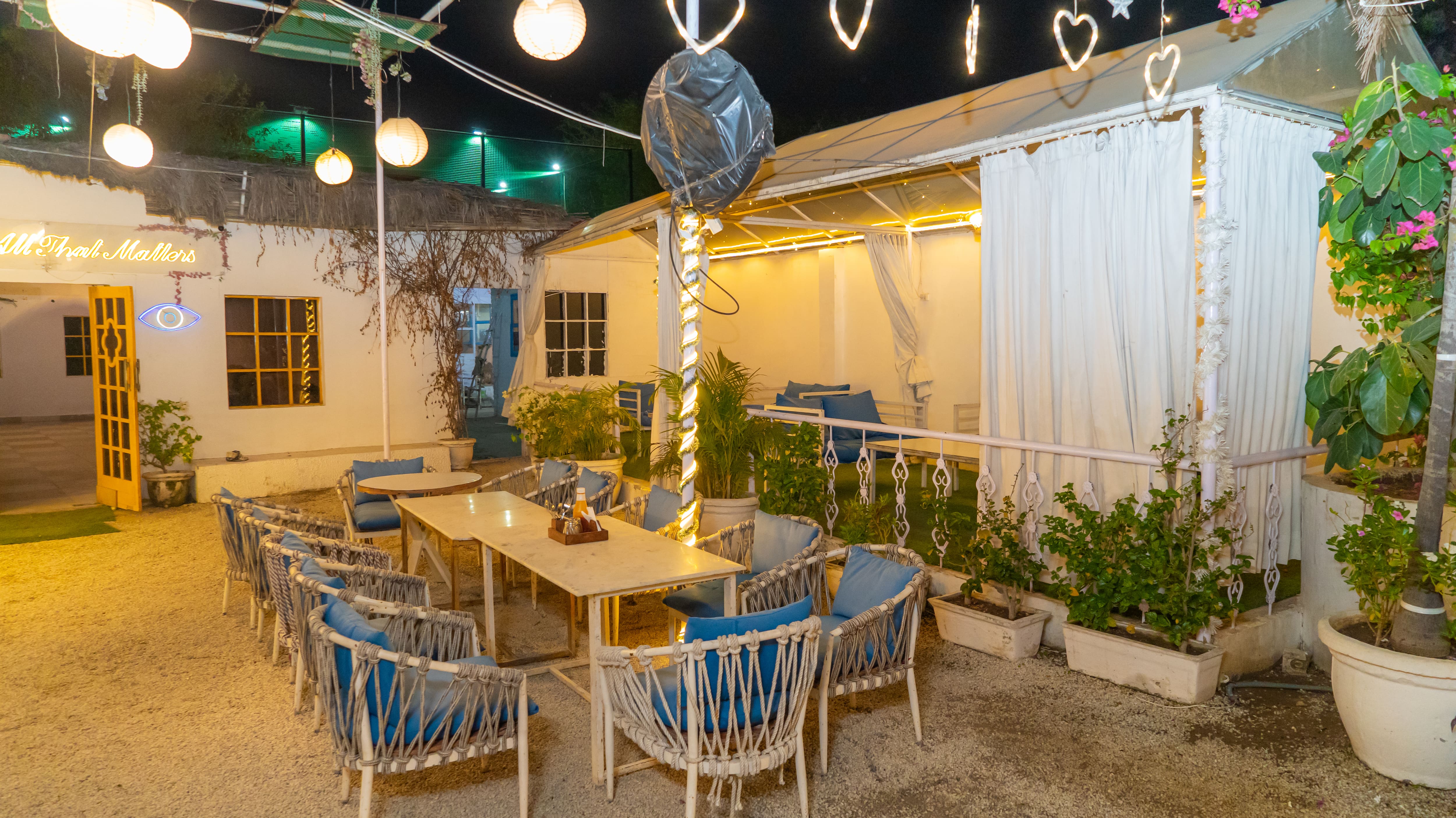 Moon Dust Cafe, Sector 60, Gurgaon | Zomato