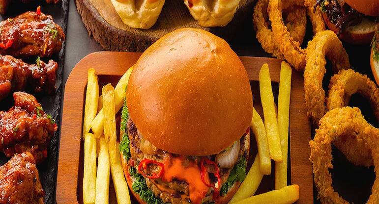 B Burger - Bigger Burgers, Kemps Corner, Mumbai | Zomato