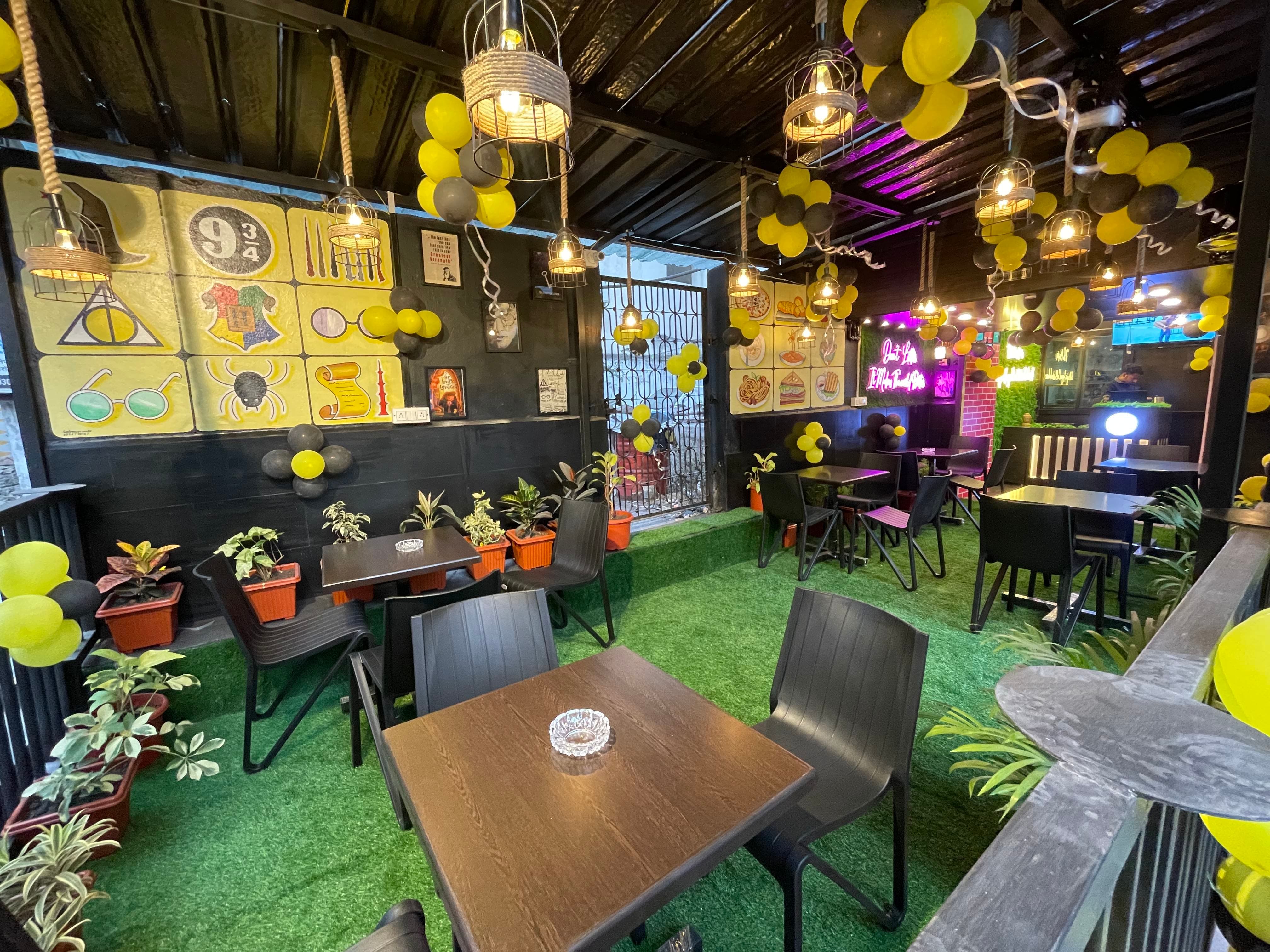 Dream Arena, Old Palasia order online - Zomato