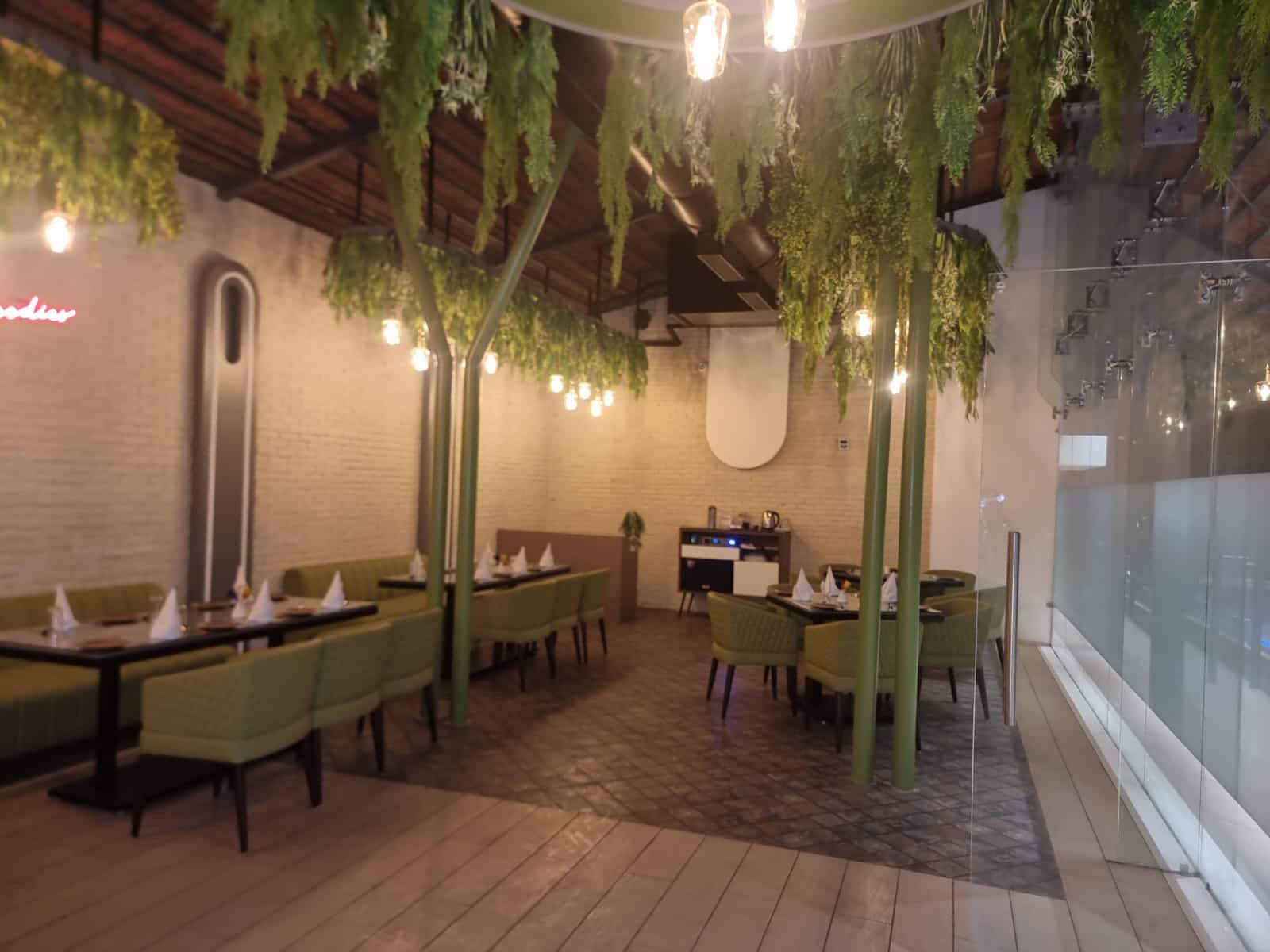 Hotel Four Season, Arjun Nagar order online - Zomato