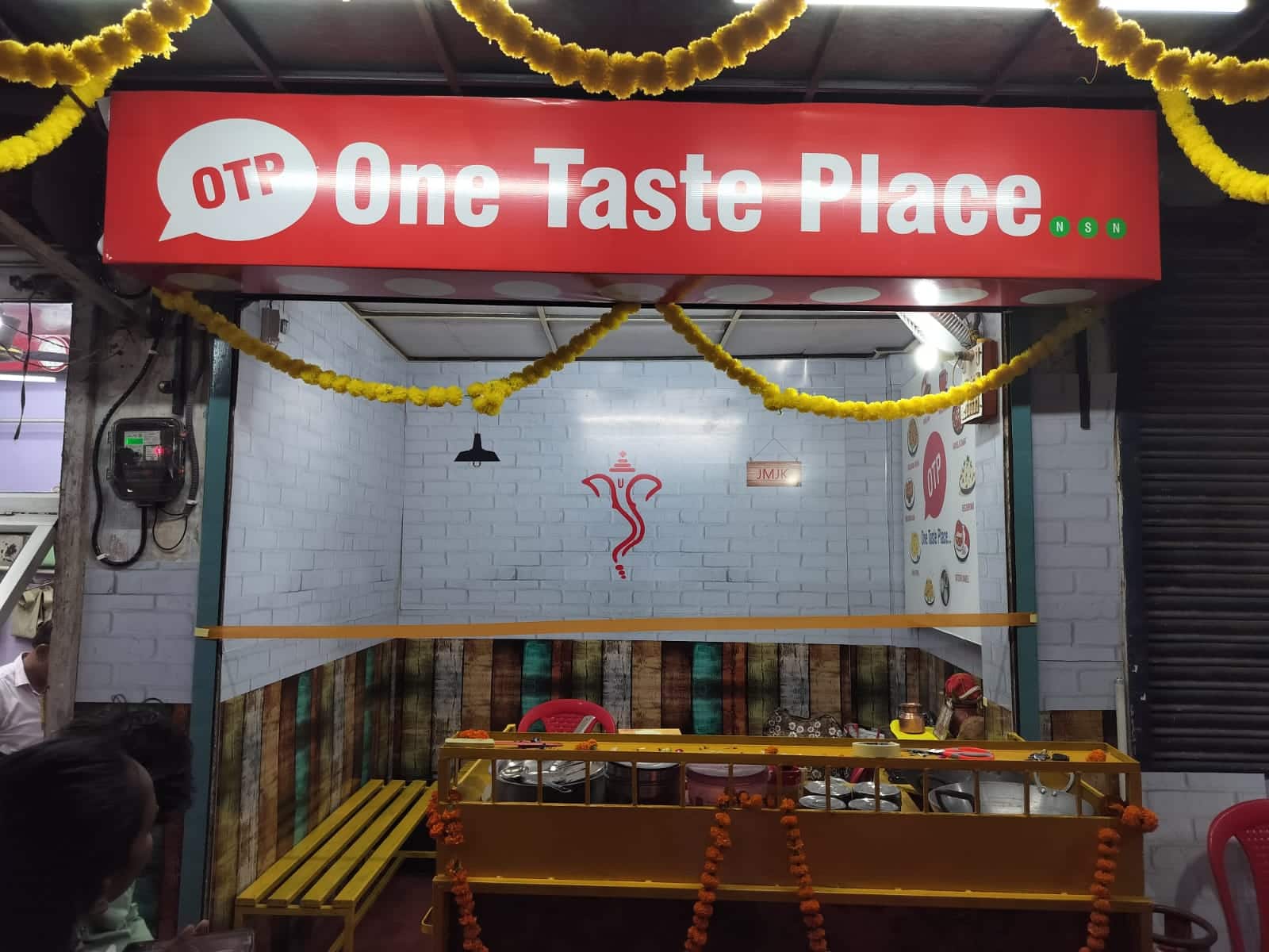 One Taste Place, Lal Bangla, Kanpur | Zomato