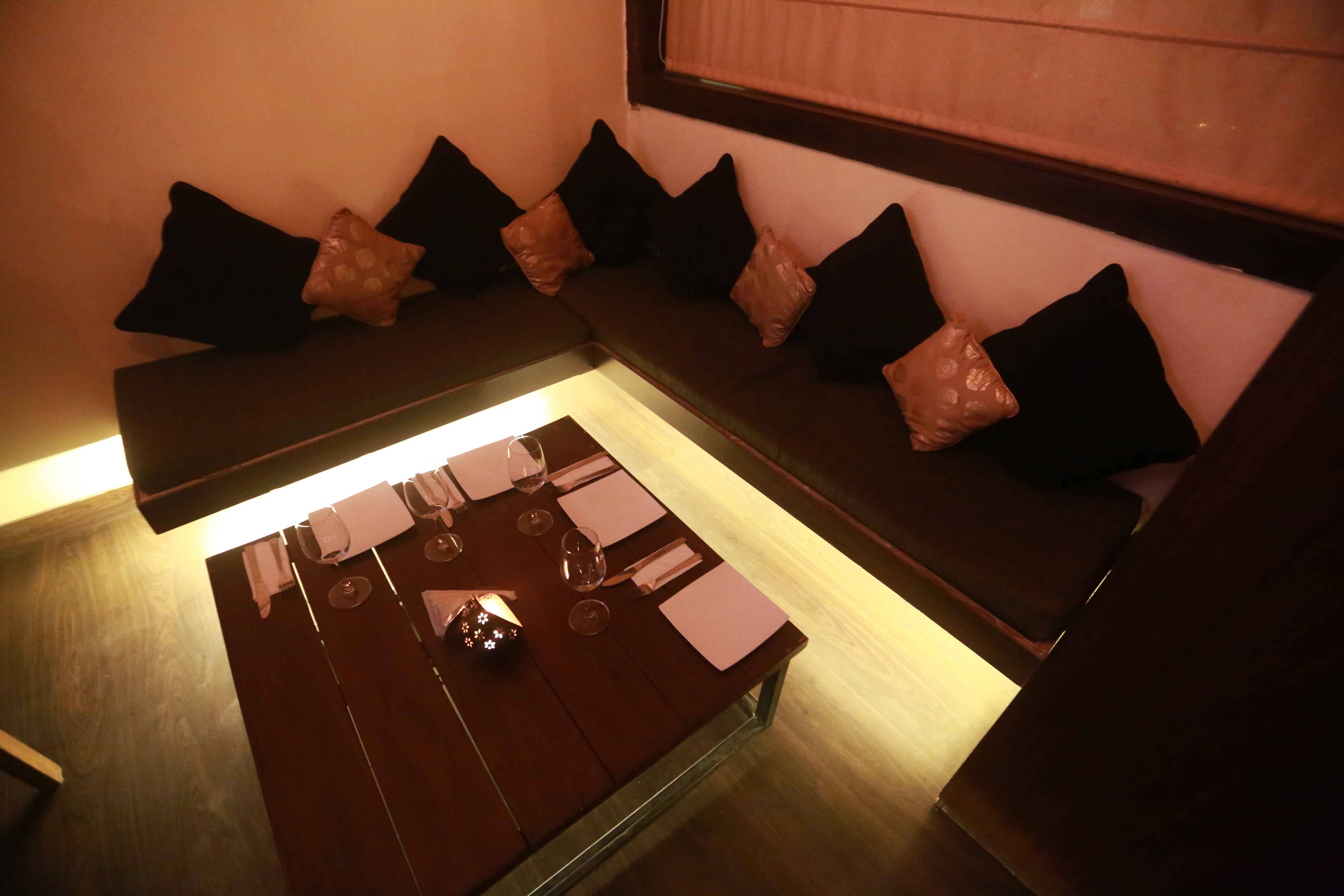 1 Oak Cafe & Bar Photos, Pictures of 1 Oak Cafe & Bar, Defence Colony ...