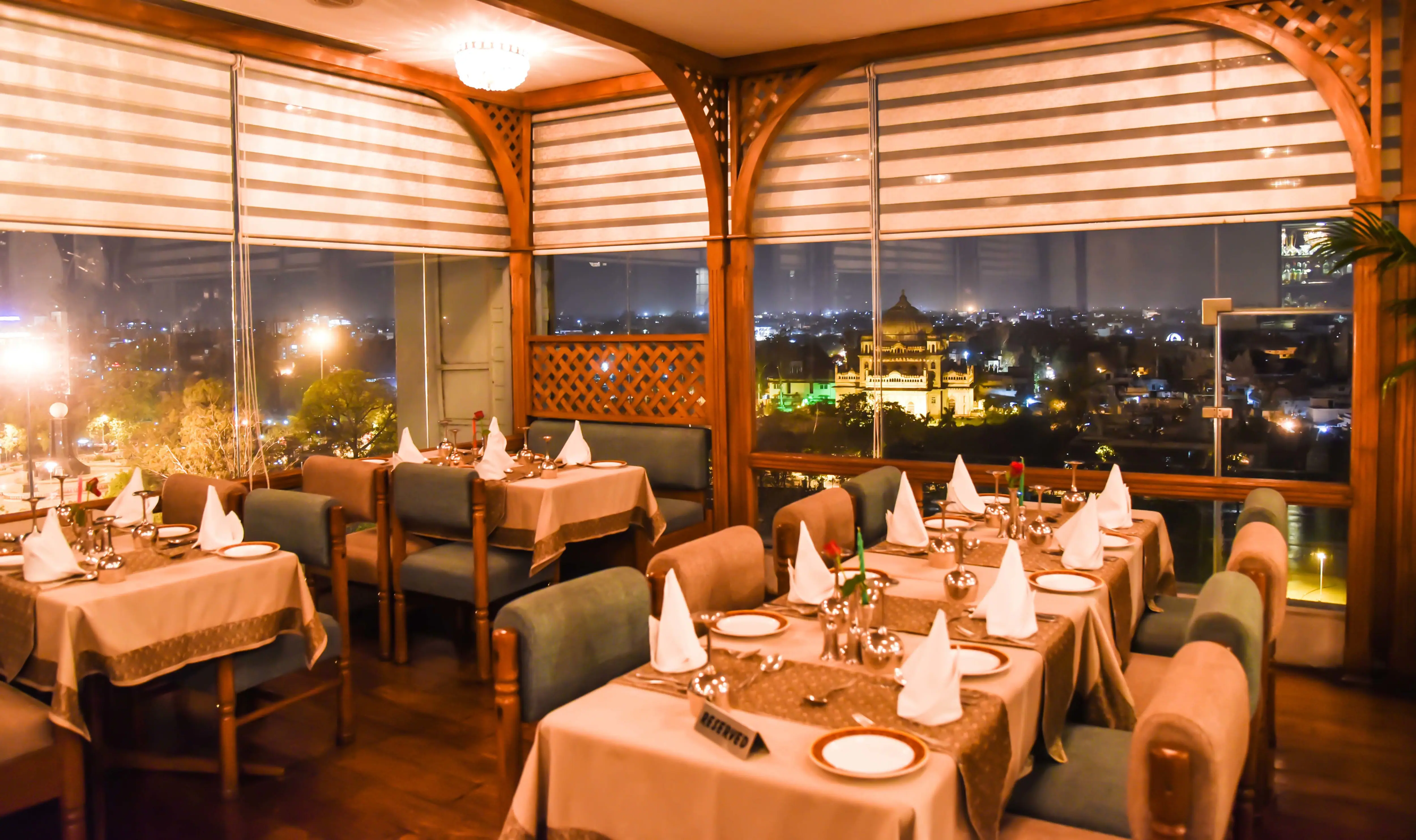 Falak Numa Restaurant - Hotel Clarks Avadh, Hazratganj, Lucknow | Zomato